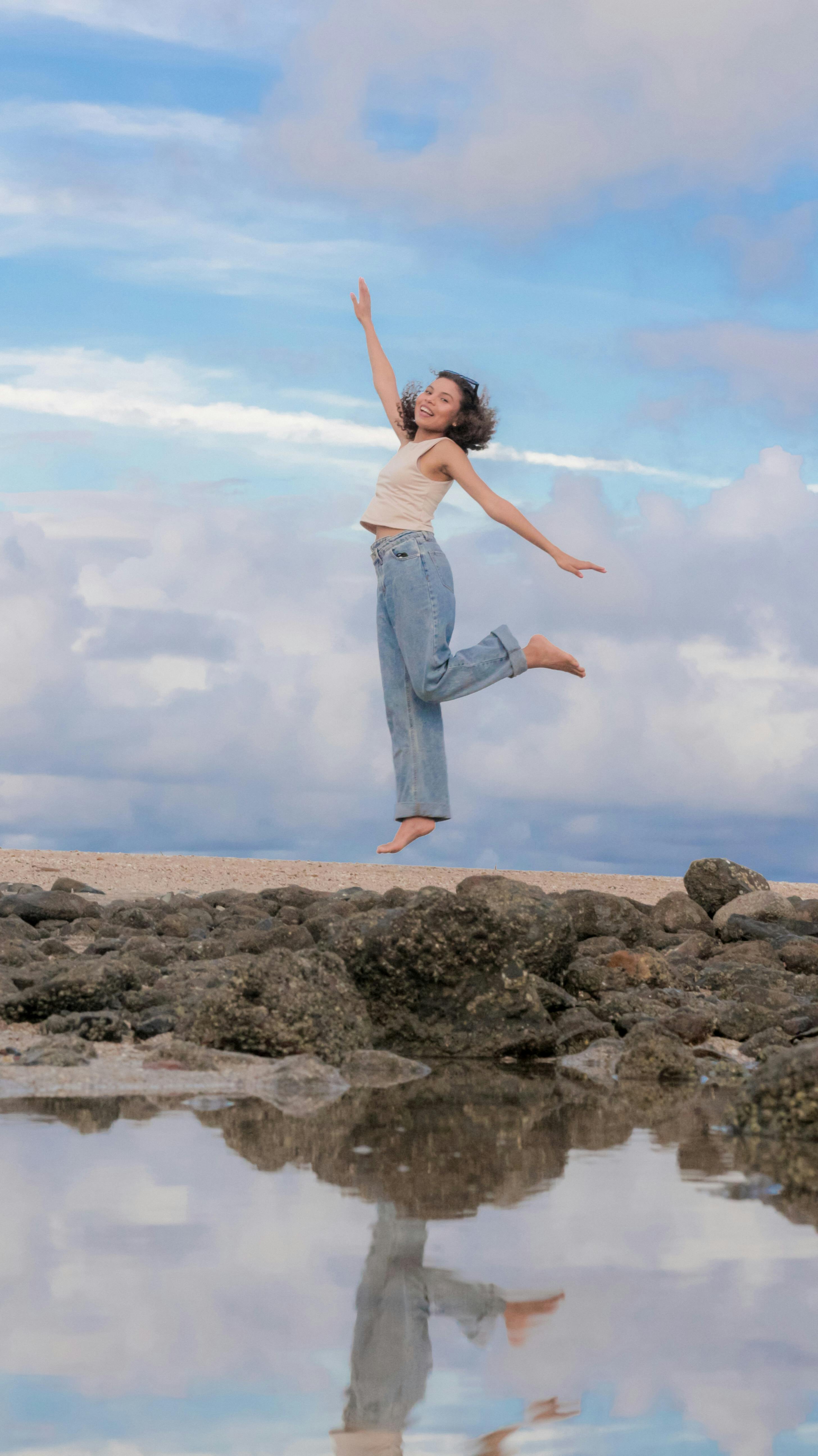 Woman Jumping Into Water' Photos, Download The BEST Free Woman Jumping ...