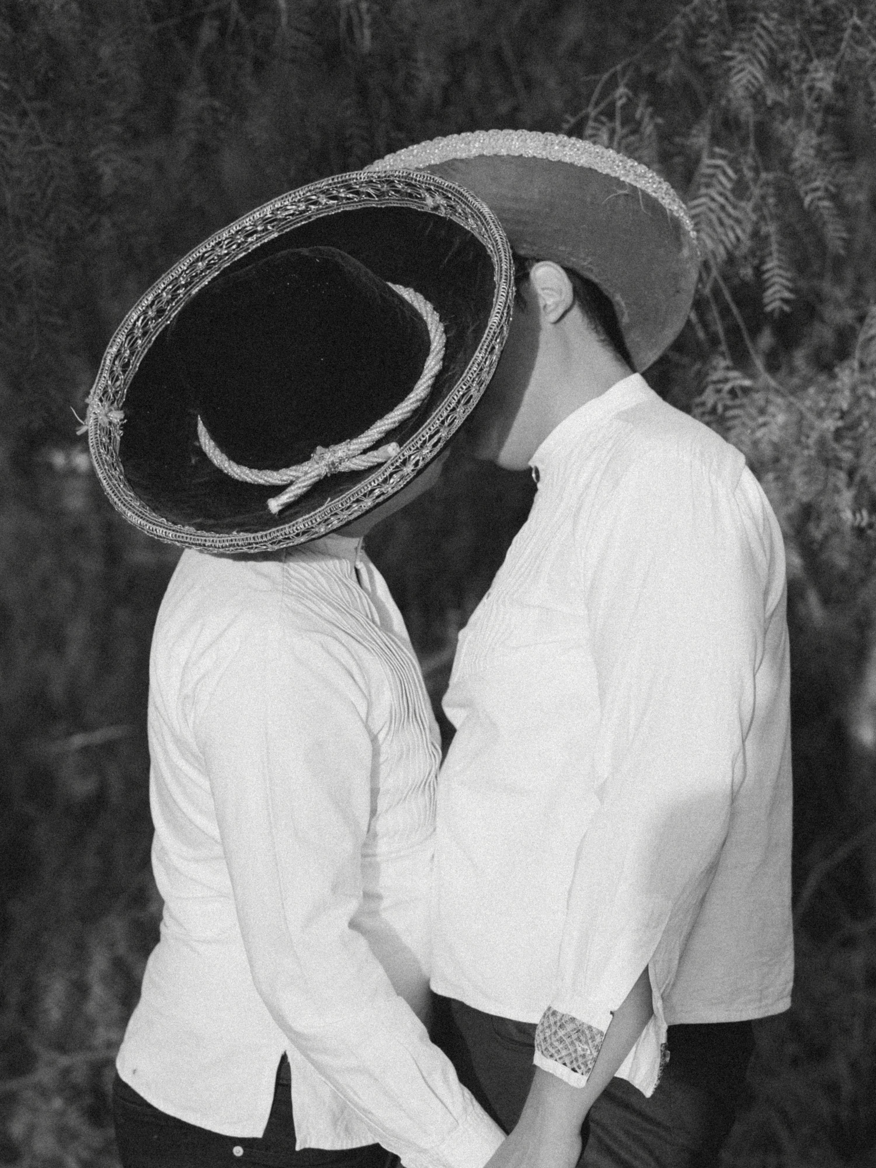 Black and White Picture of Man and Woman Kissing · Free Stock Photo