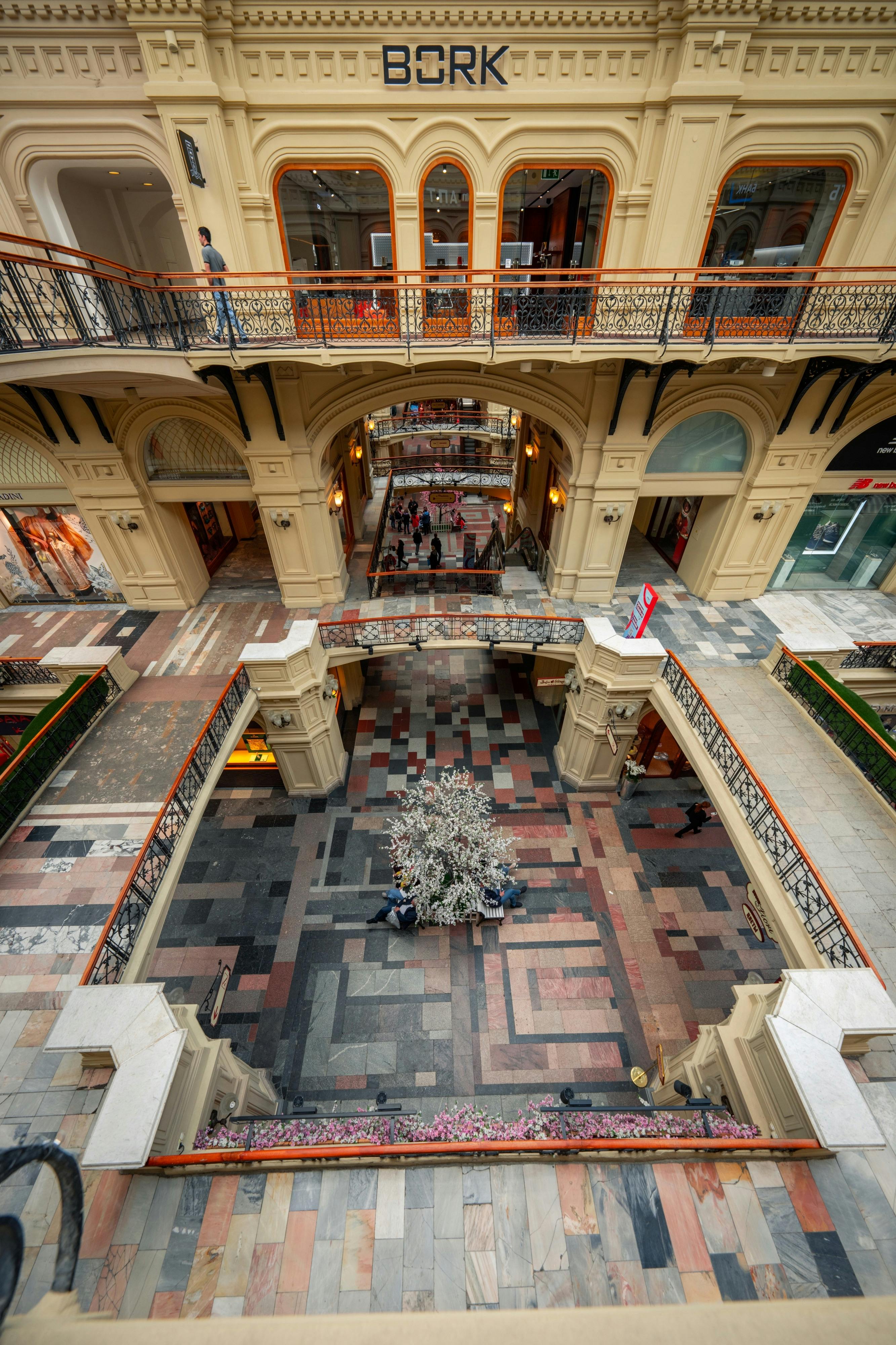 Interior Design in City Old Historic Shopping Mall · Free Stock Photo