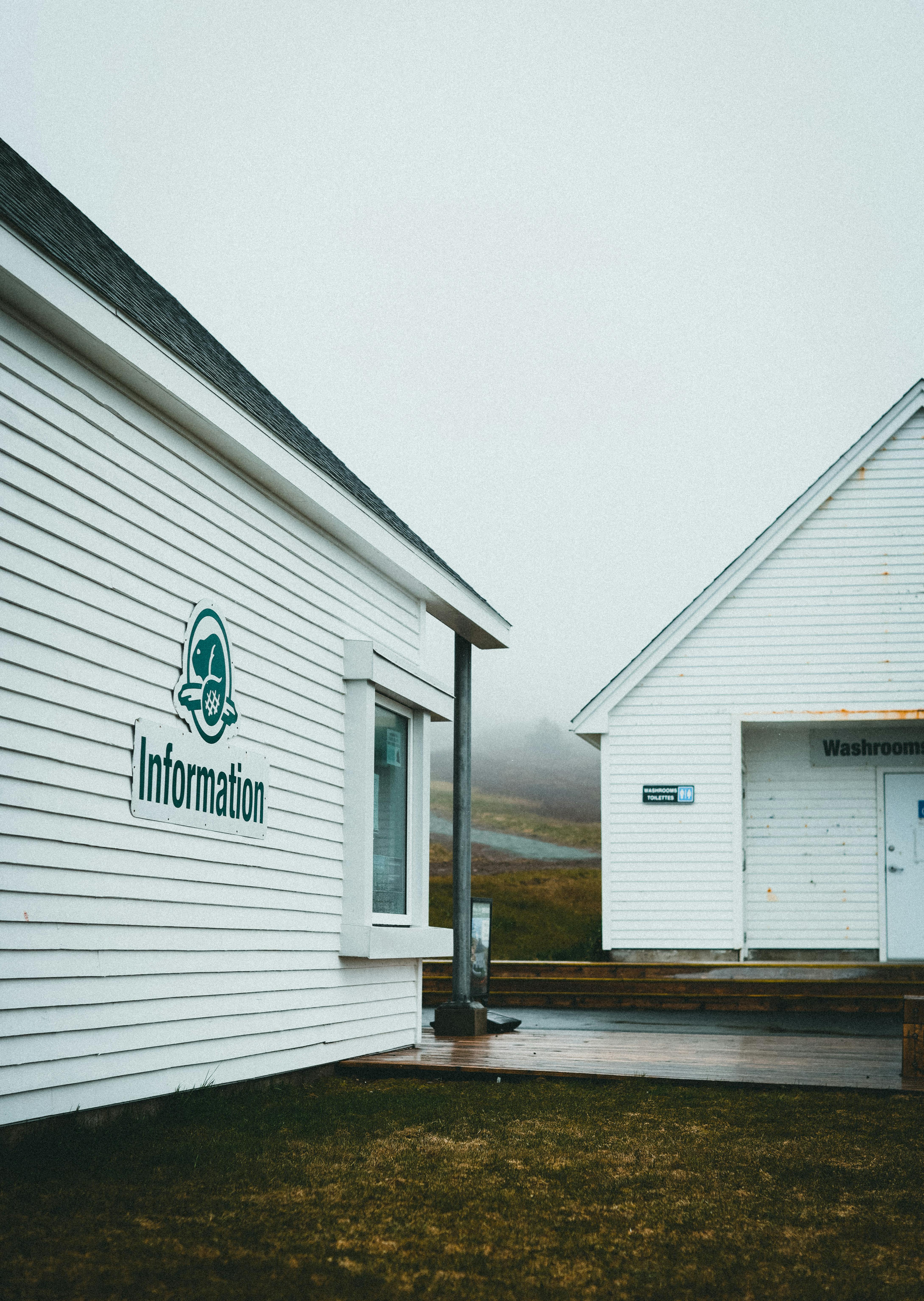 White Facade Buildings in Fog · Free Stock Photo