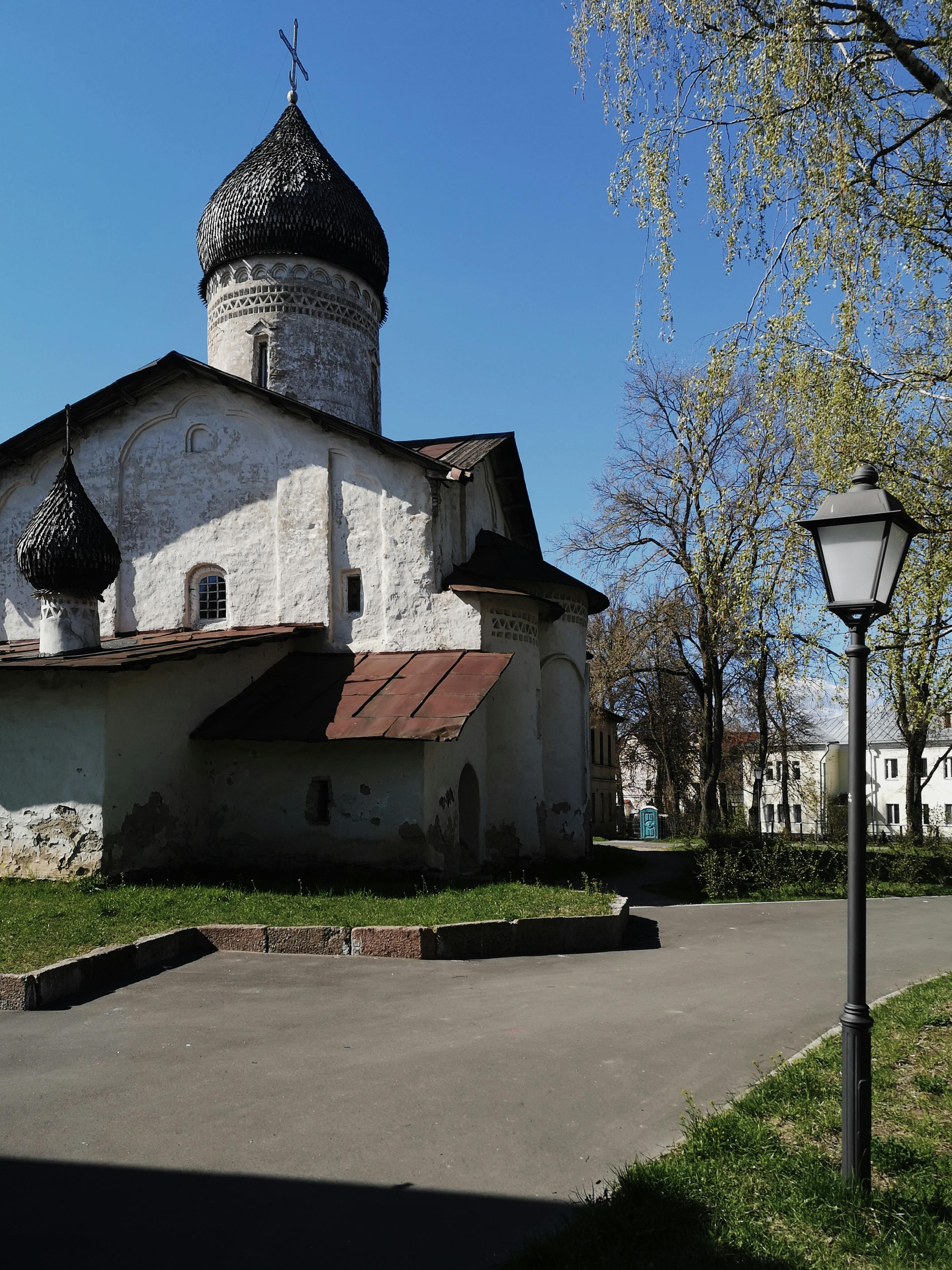 Stairs to Stone Building · Free Stock Photo