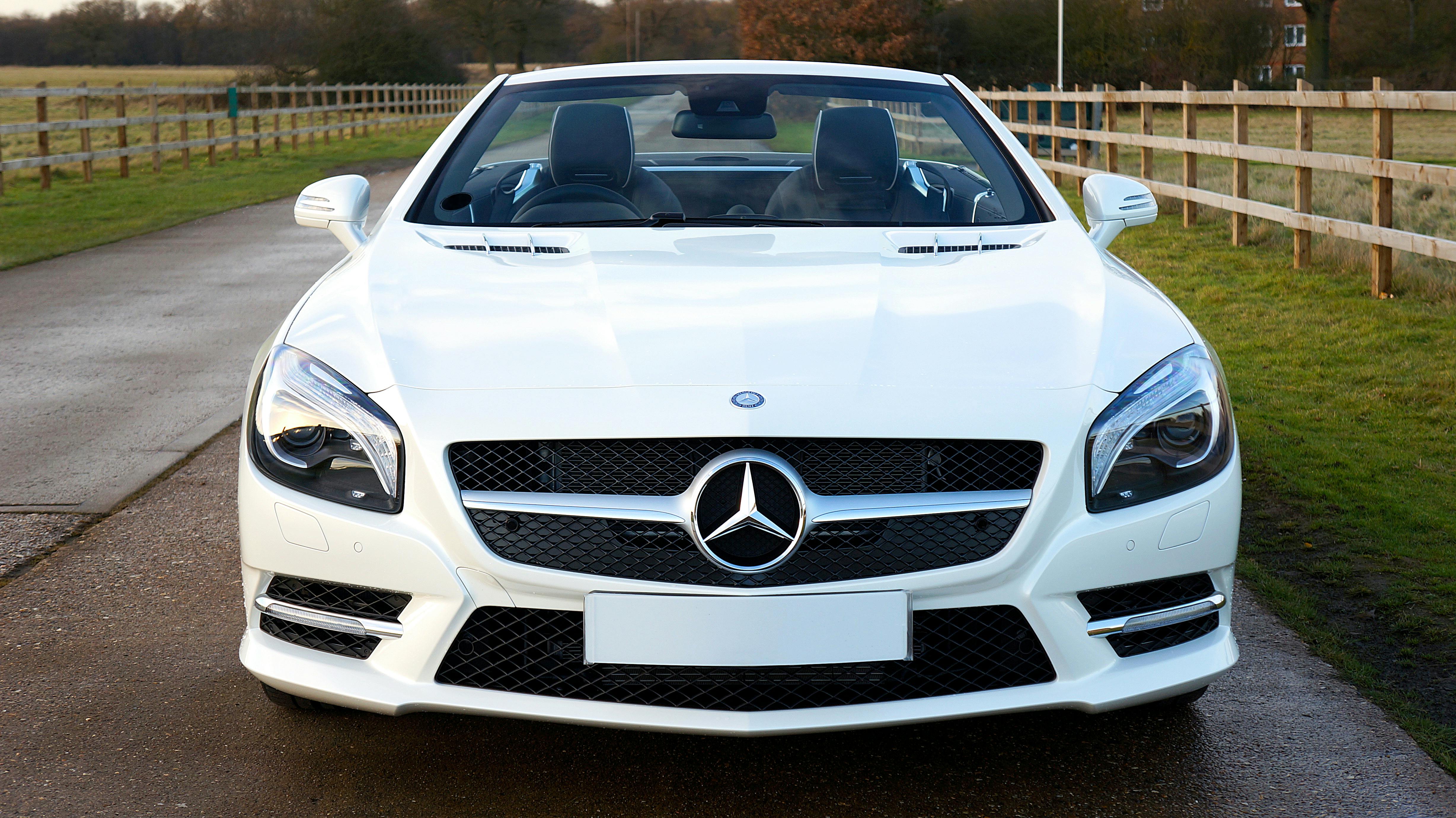 Close-Up Shot of a Violet Convertible Car · Free Stock Photo