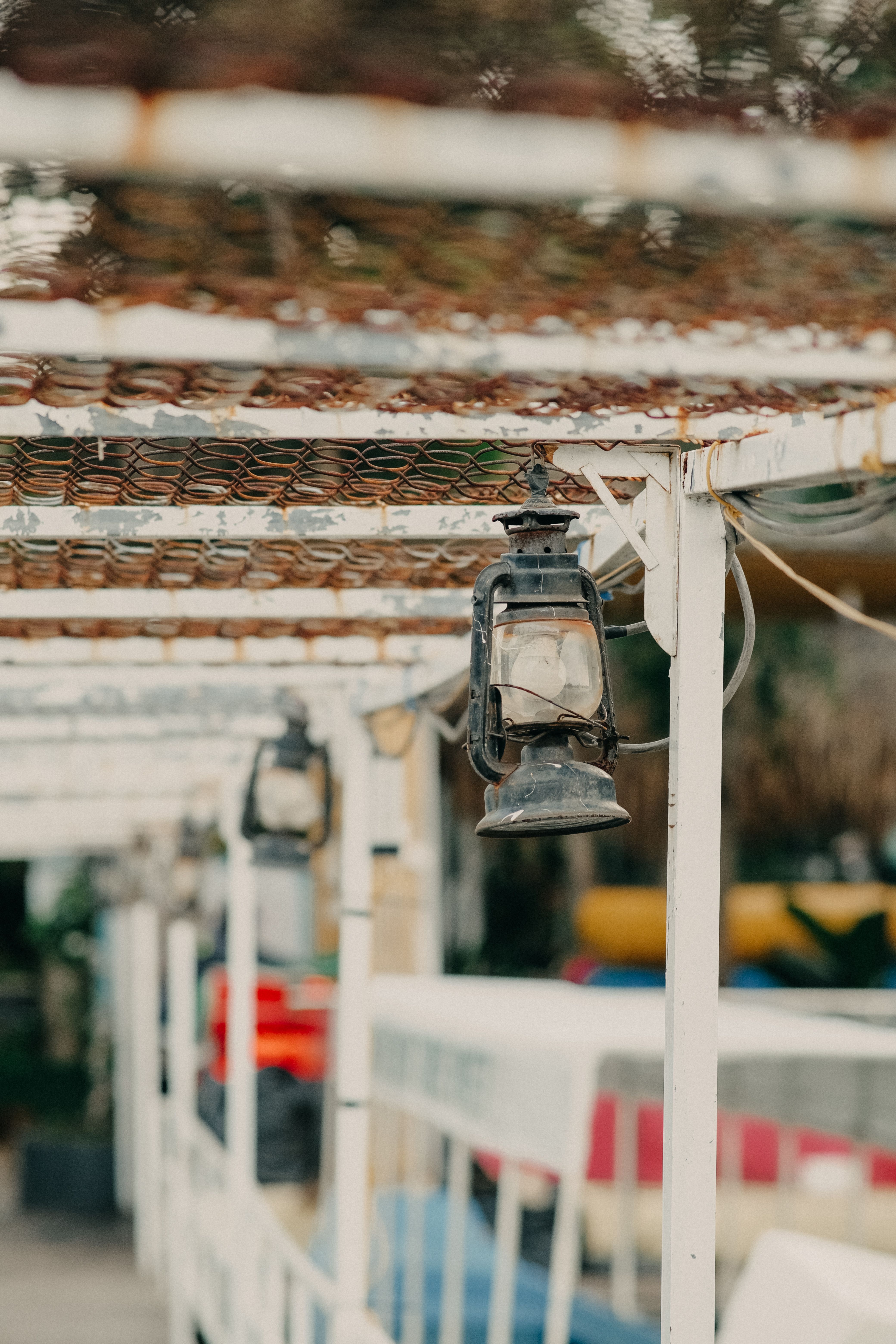 Retro Streetlight between Street and Sidewalk · Free Stock Photo