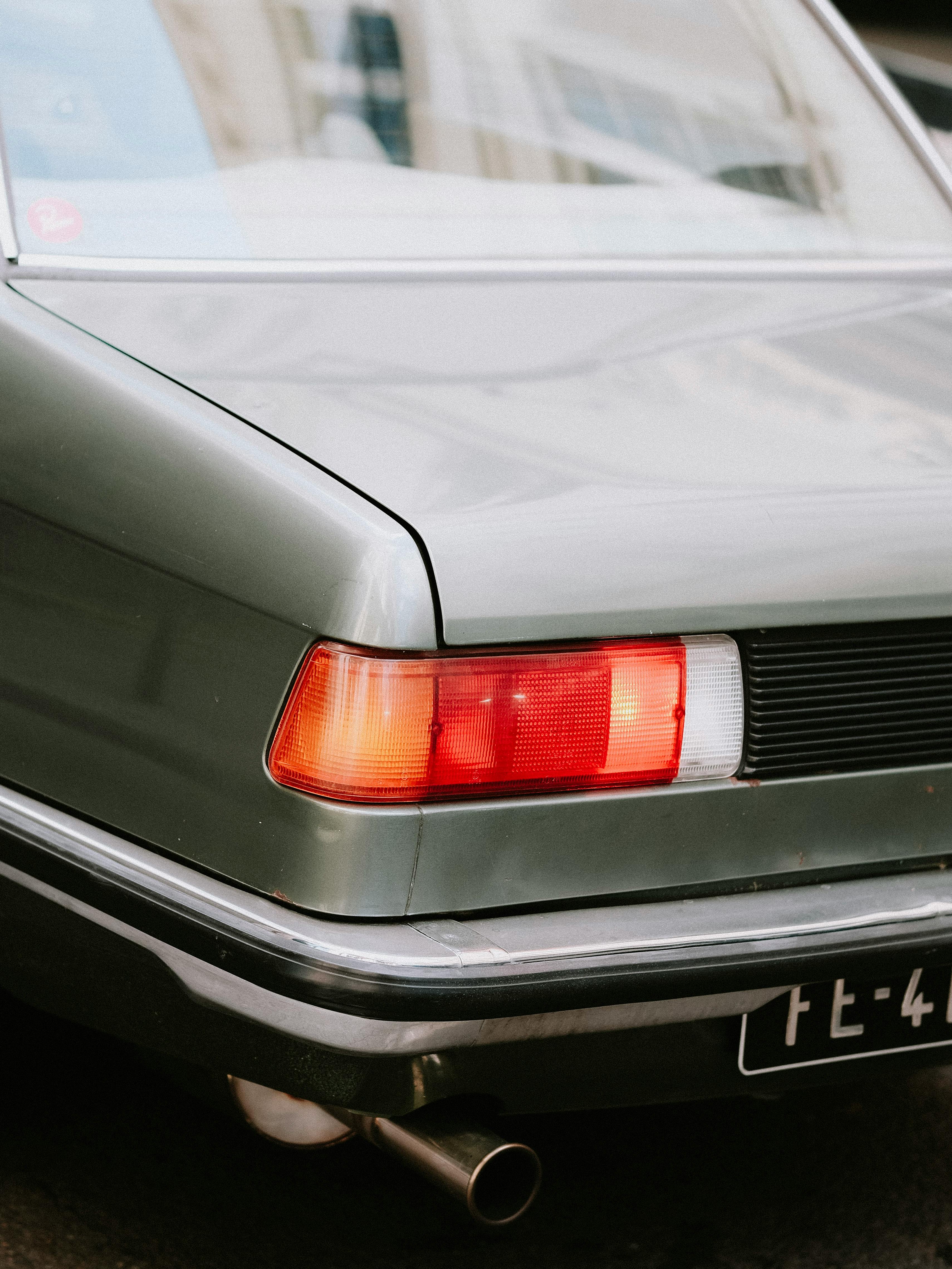 Gray Car · Free Stock Photo