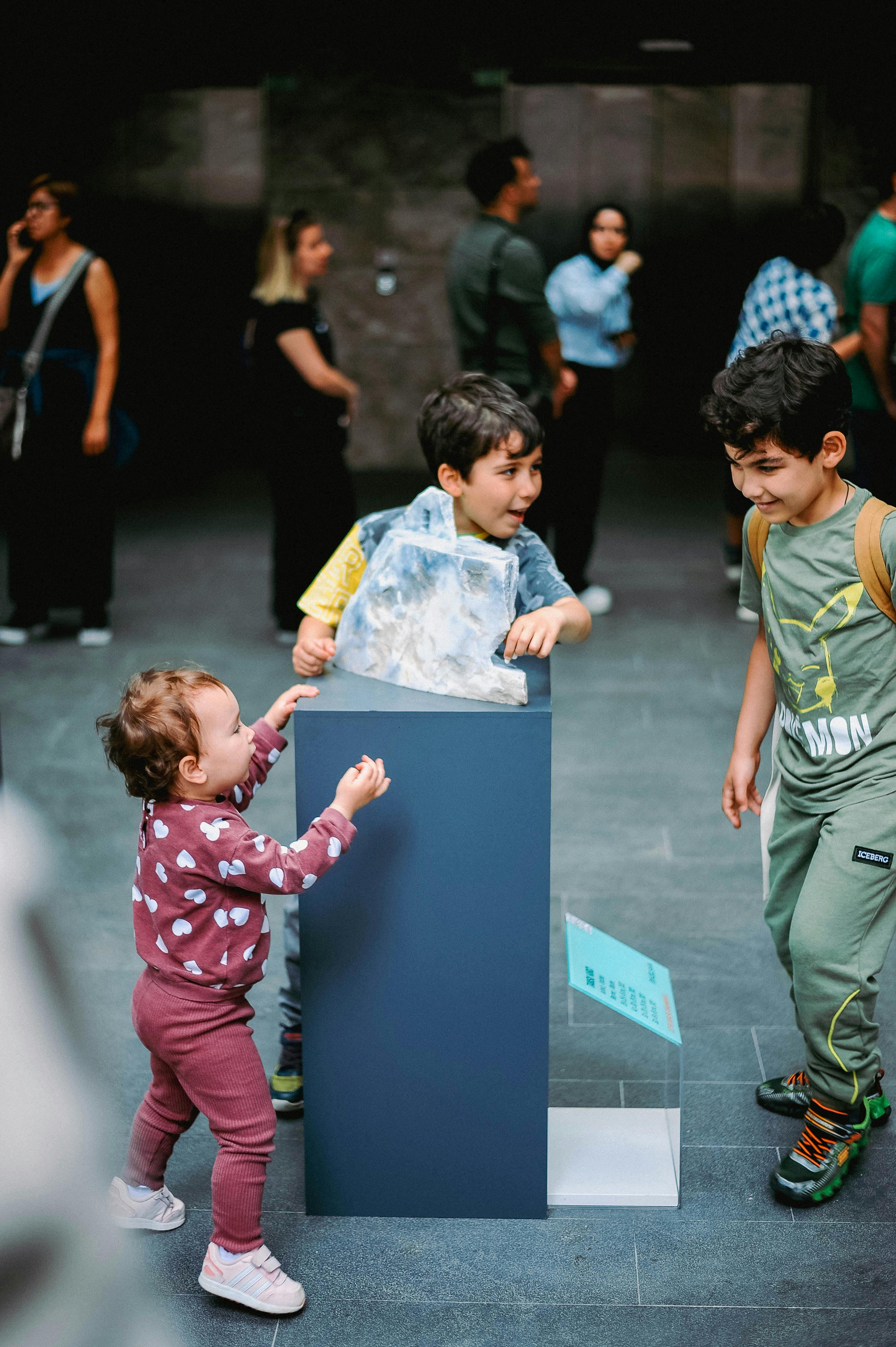 Kids in a Museum · Free Stock Photo