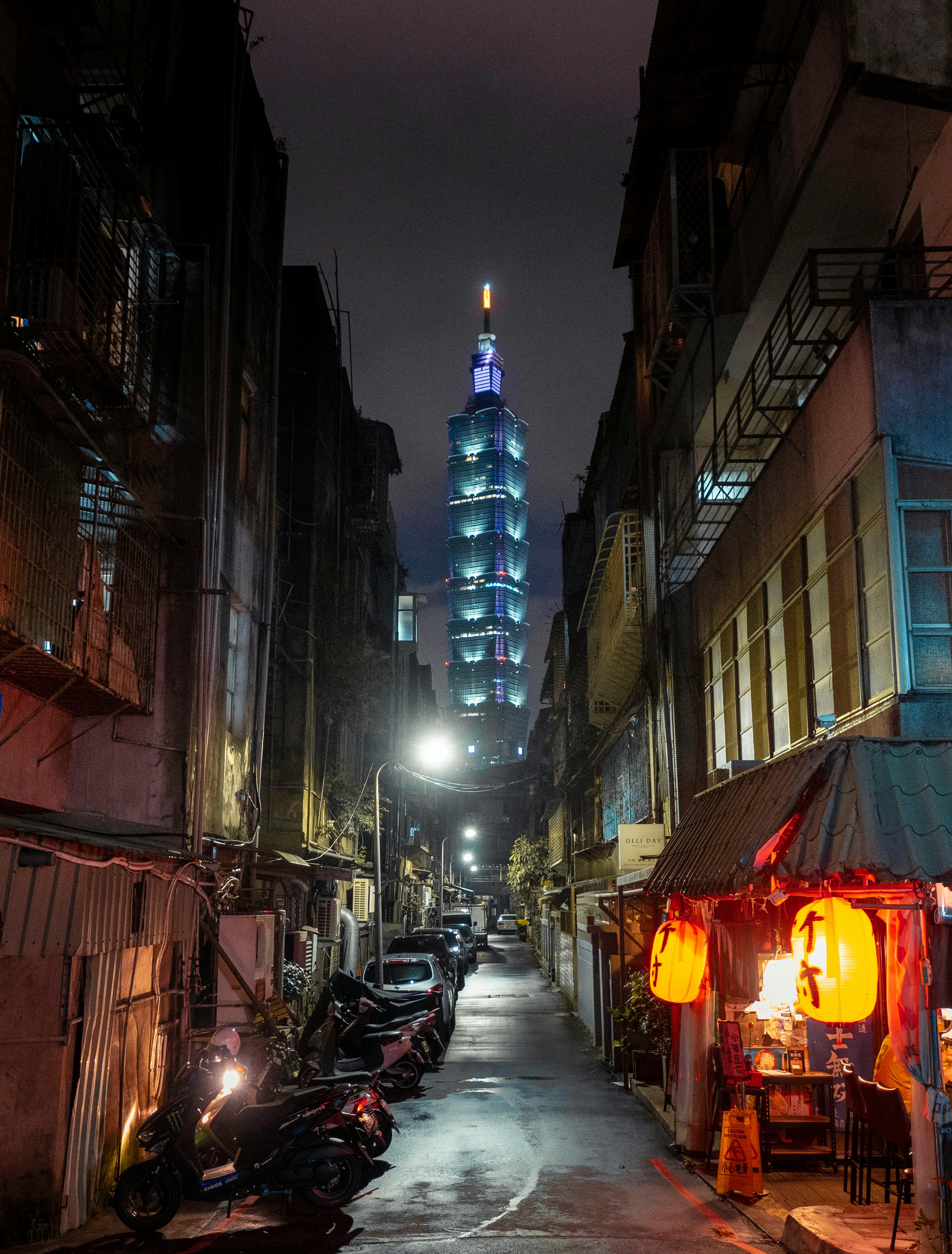 Skyscraper at End of Narrow Alley · Free Stock Photo