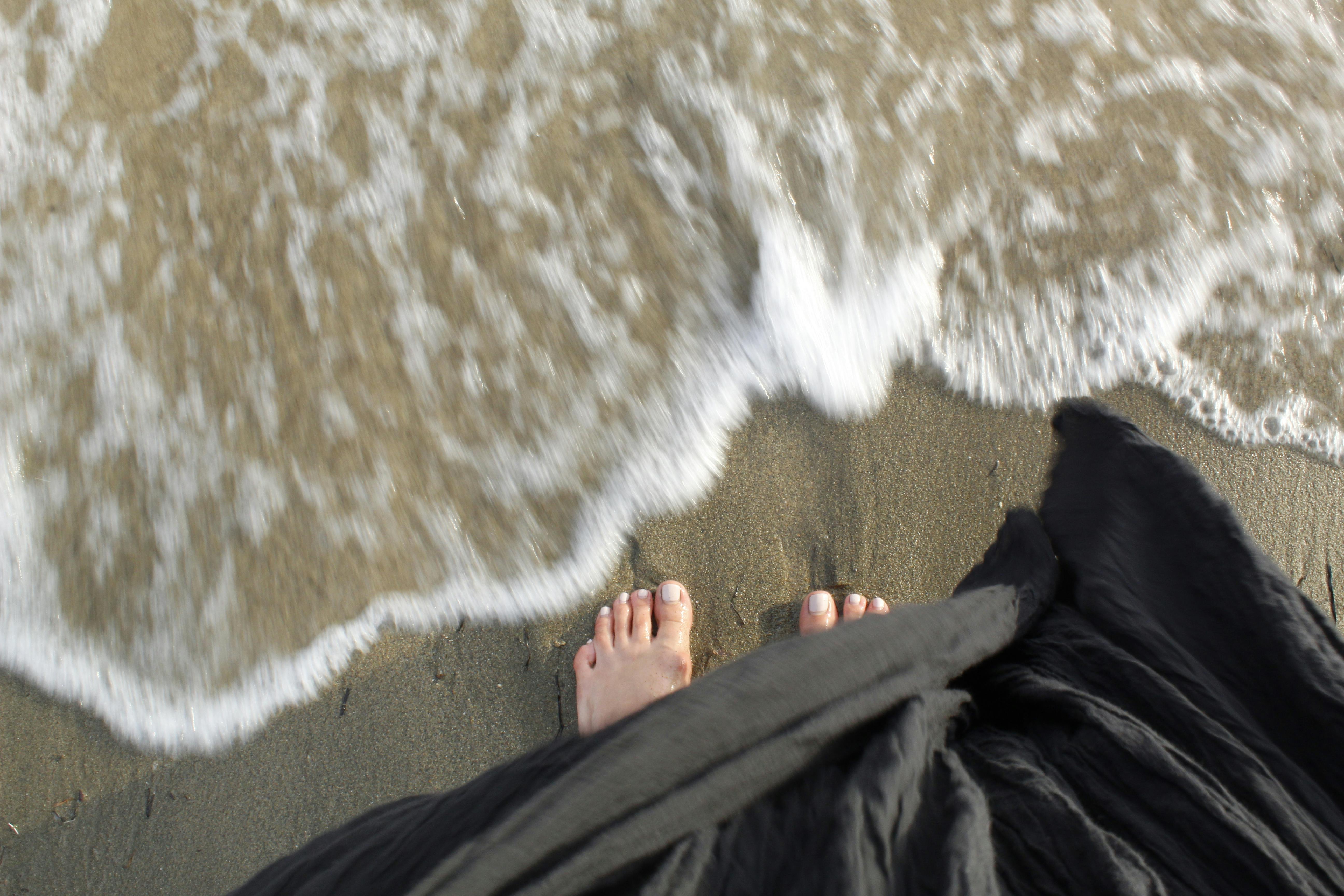 Toes In Ocean Photos, Download The BEST Free Toes In Ocean Stock Photos ...