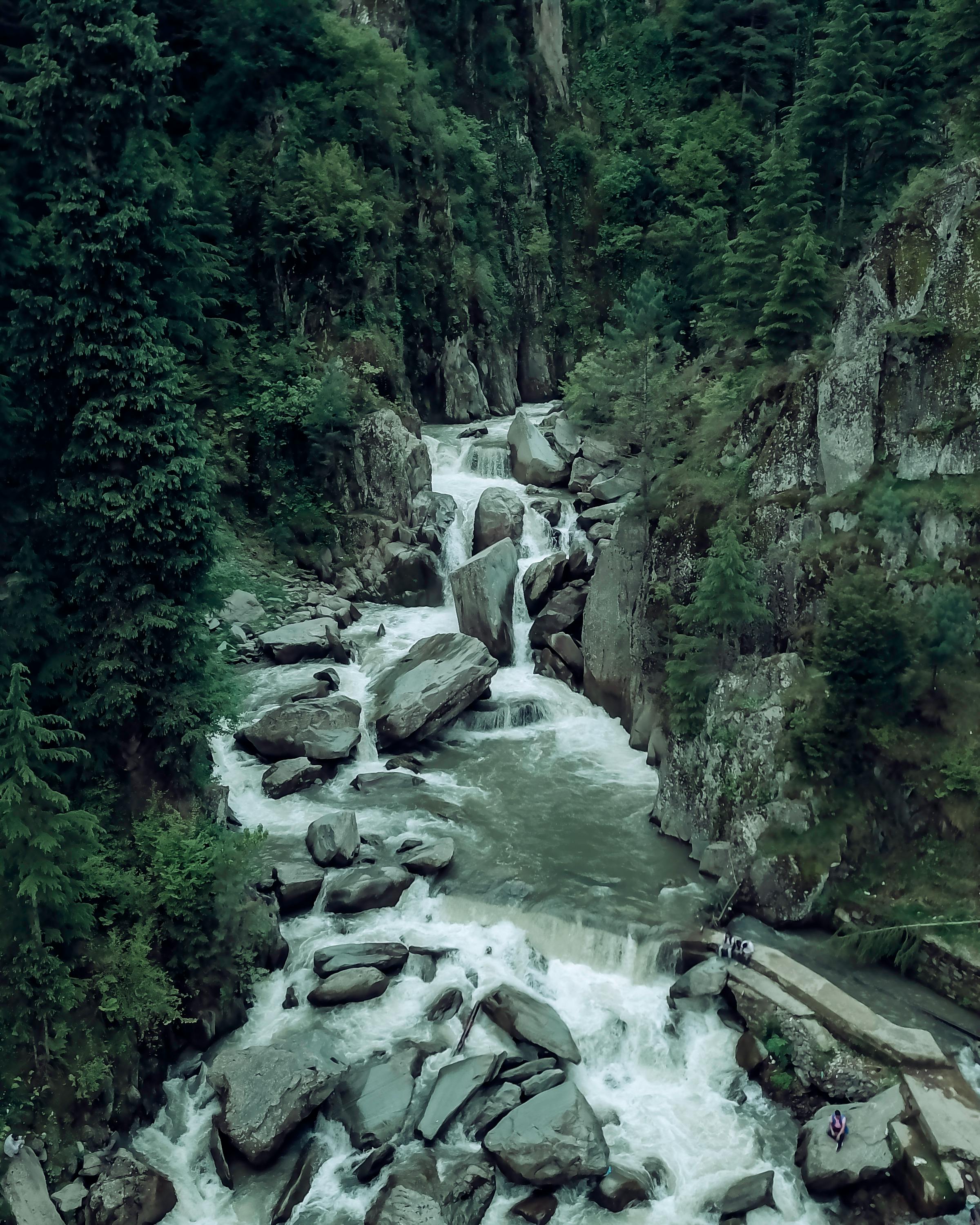 Gray Rocks on the River · Free Stock Photo