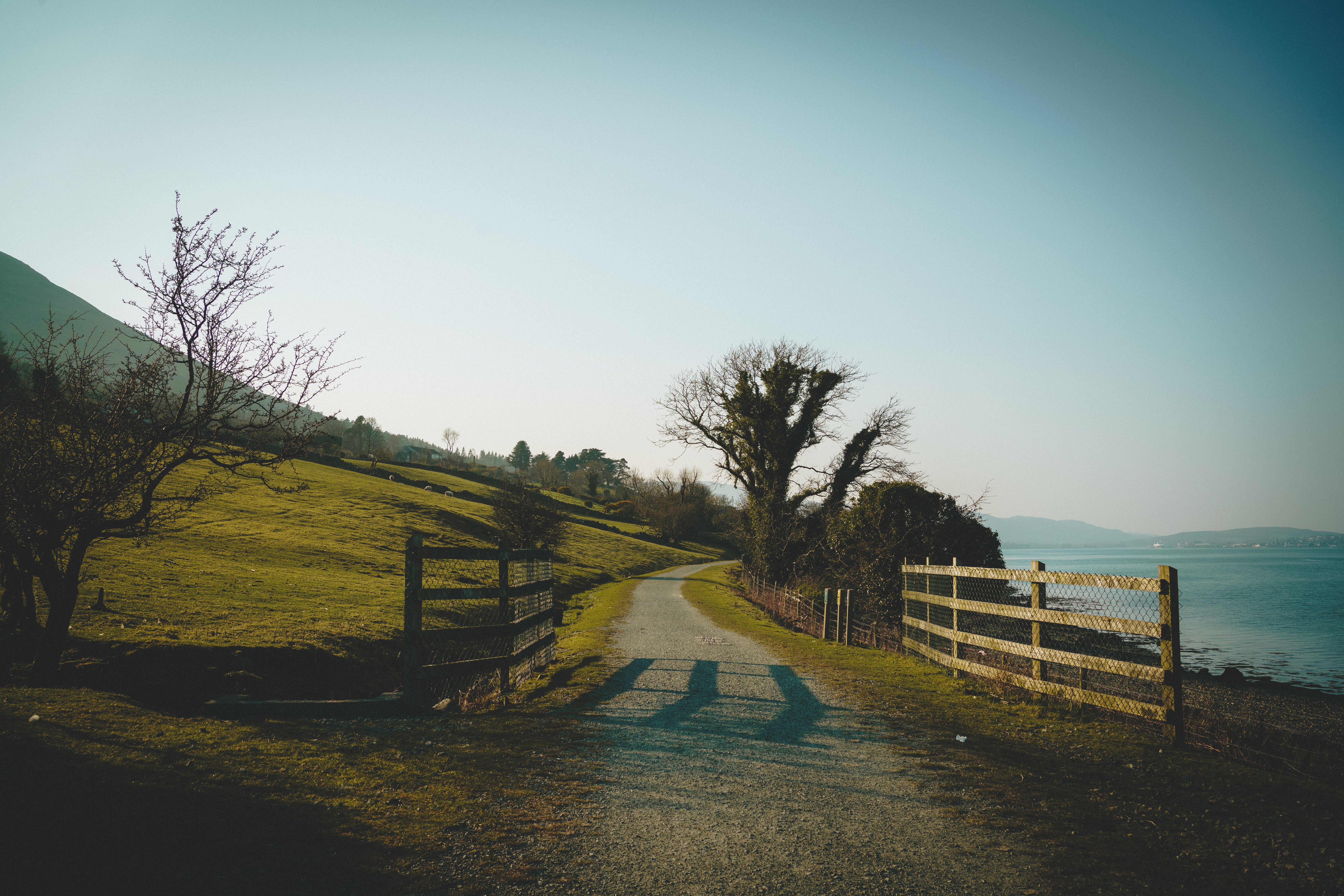 Unpaved Pathway by the Mountain Side · Free Stock Photo