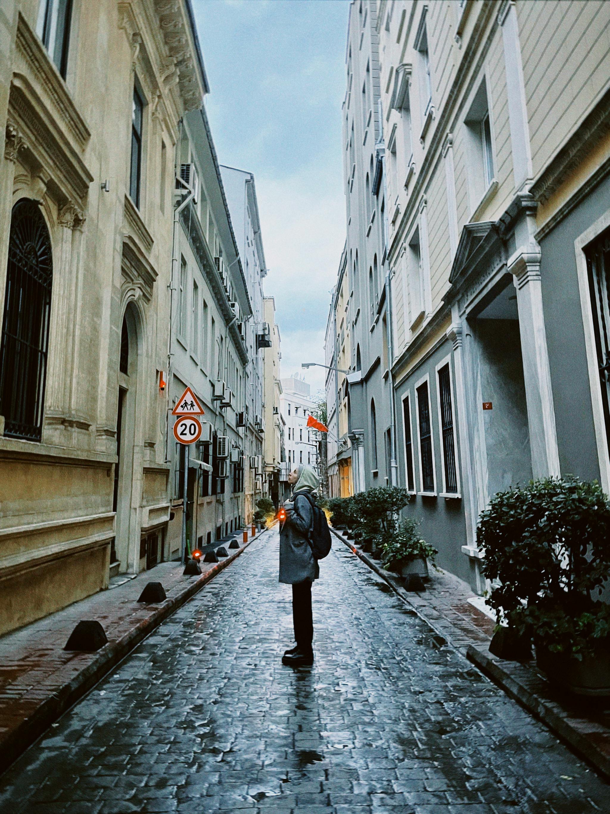 Kart Mary Alley Photos, Download Free Kart Mary Alley Stock Photos & HD ...