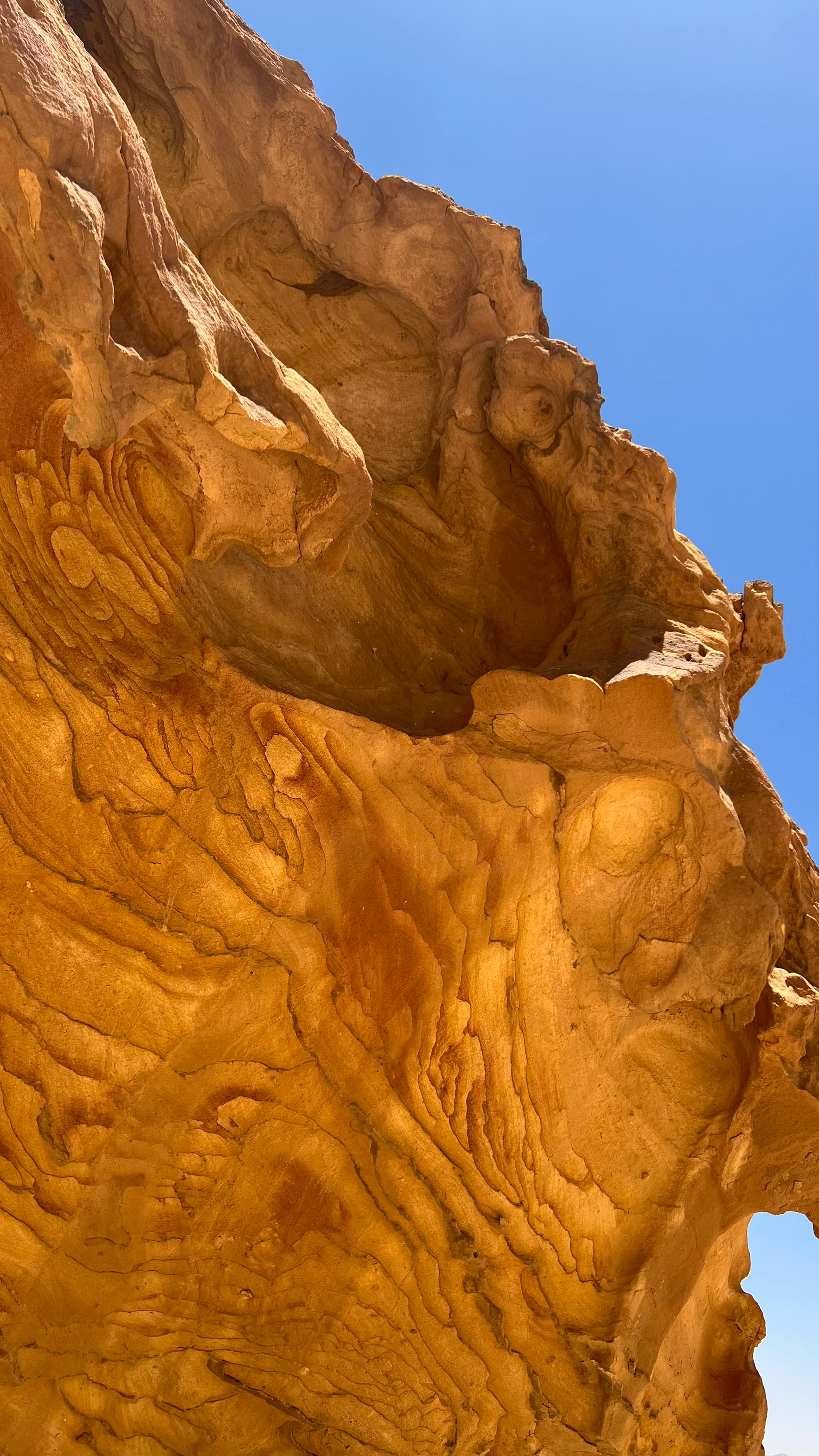 Cracks in Rocks · Free Stock Photo