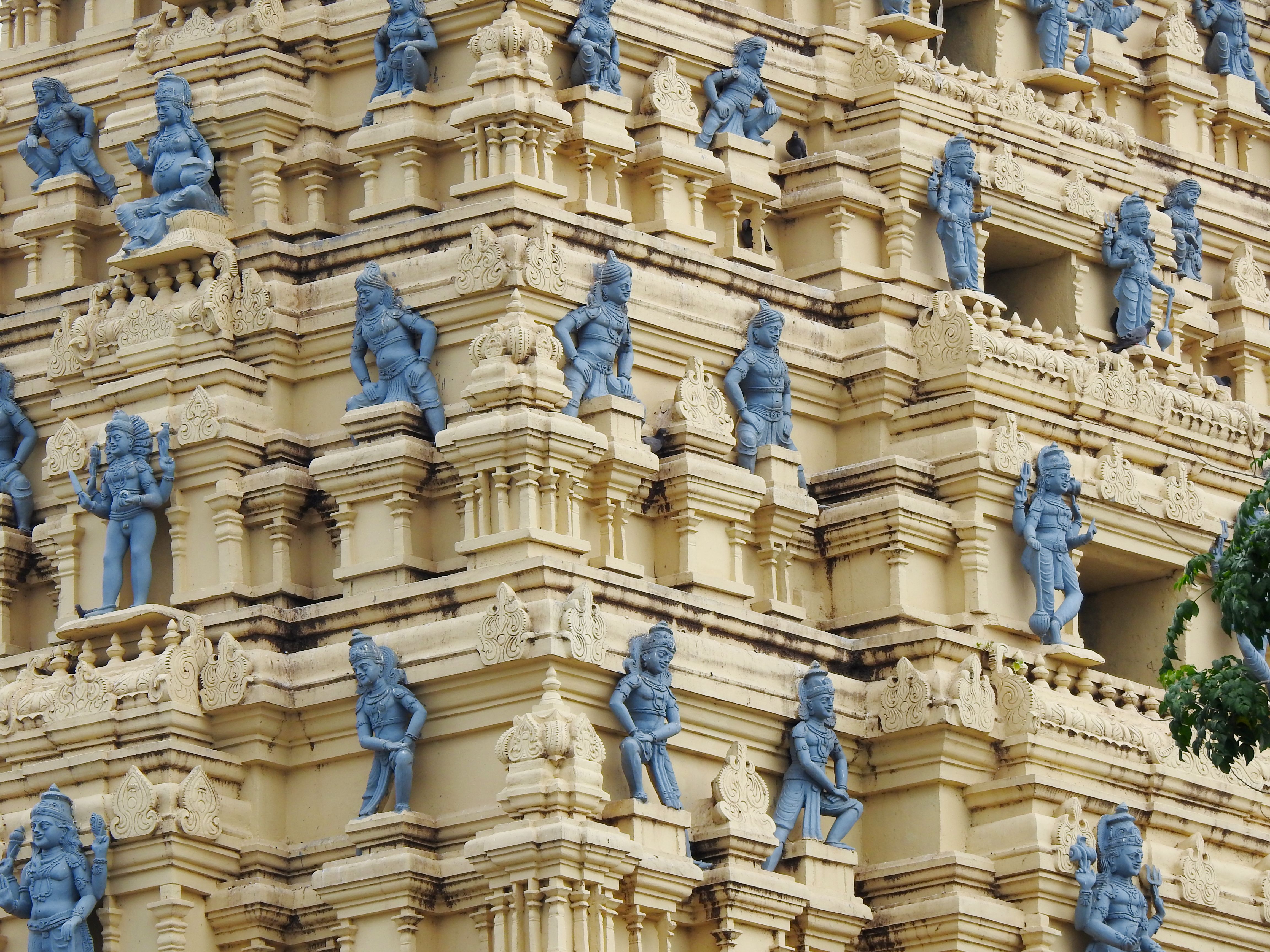 Statues on Hindu Temple · Free Stock Photo