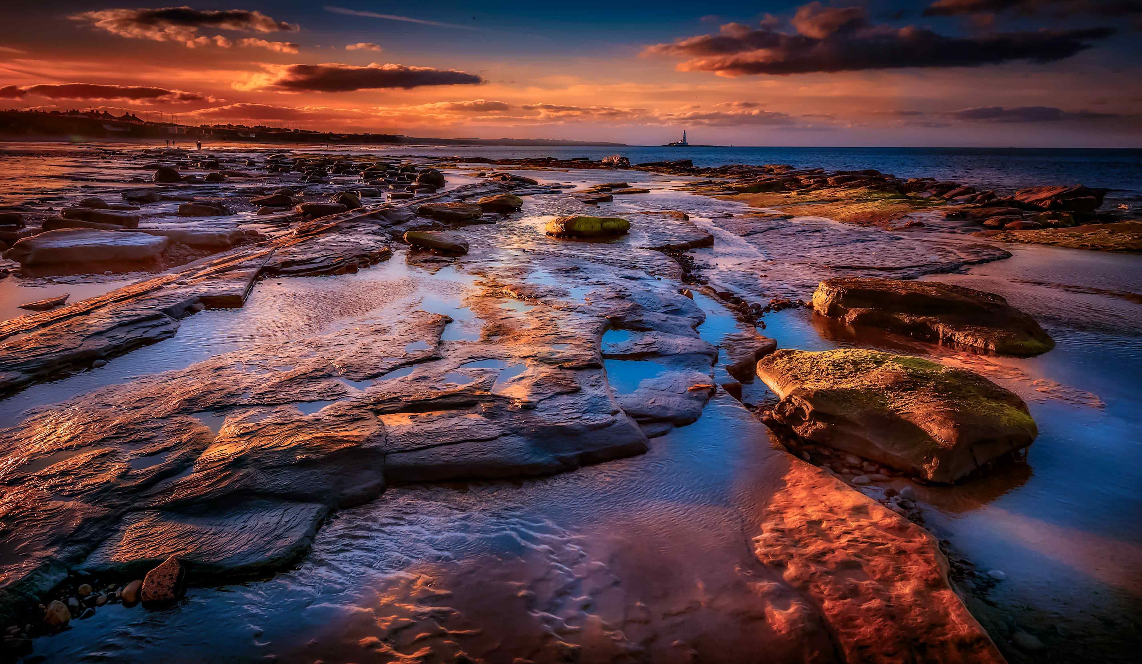 Scenic View of Sunset at the Beach · Free Stock Photo