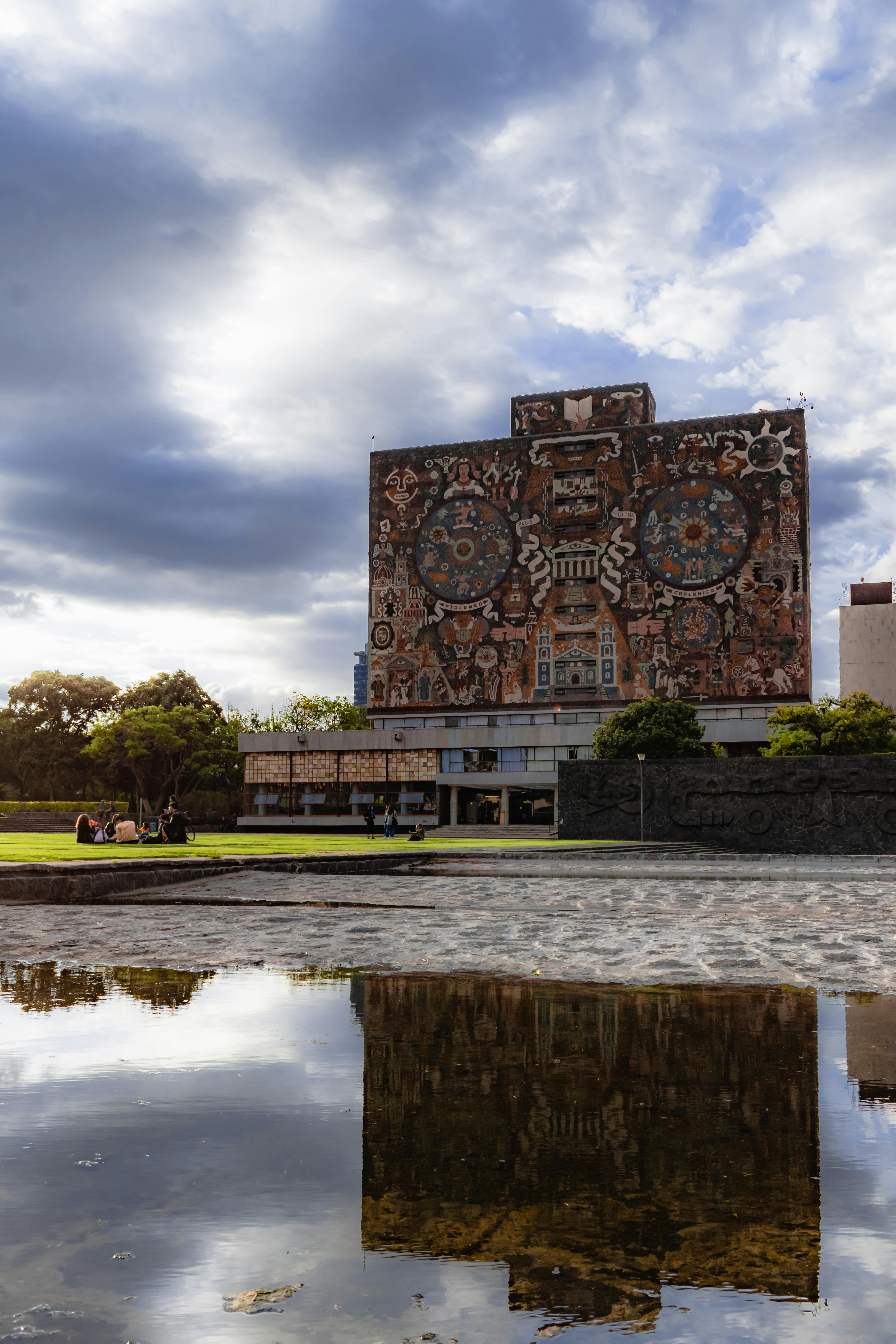 The Central Library in Mexico · Free Stock Photo