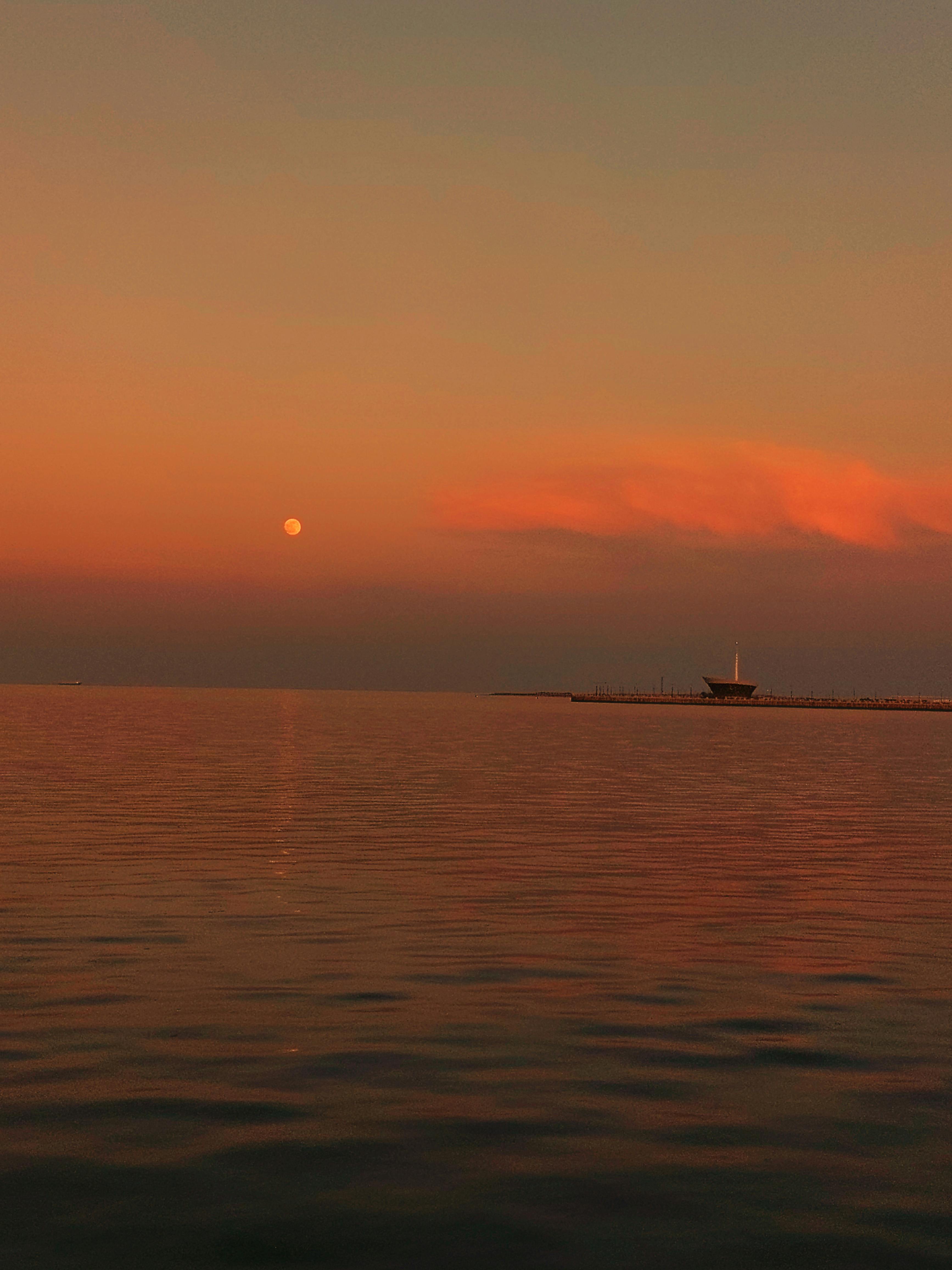 Ocean View During Sunset · Free Stock Photo