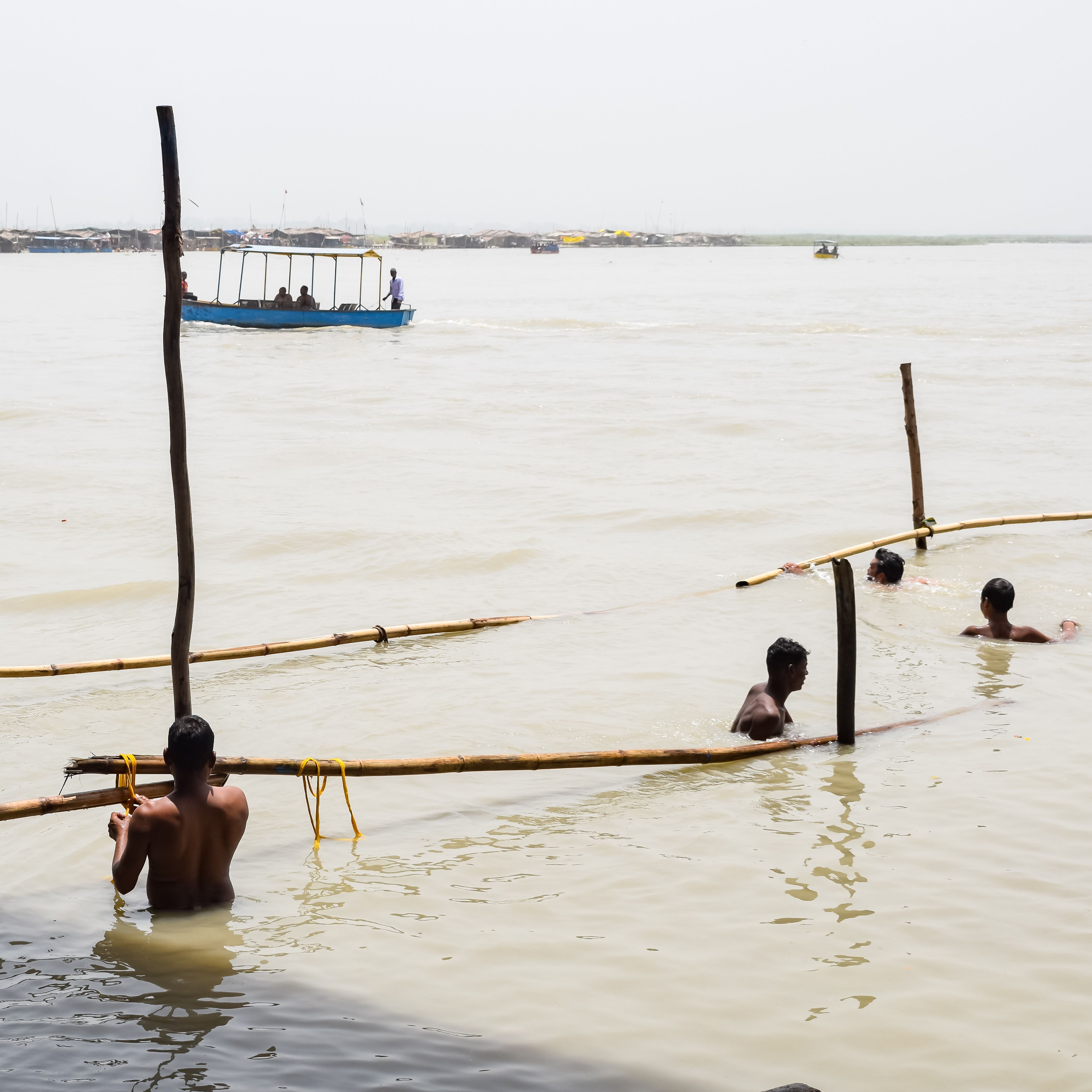 Man on Body of Water · Free Stock Photo