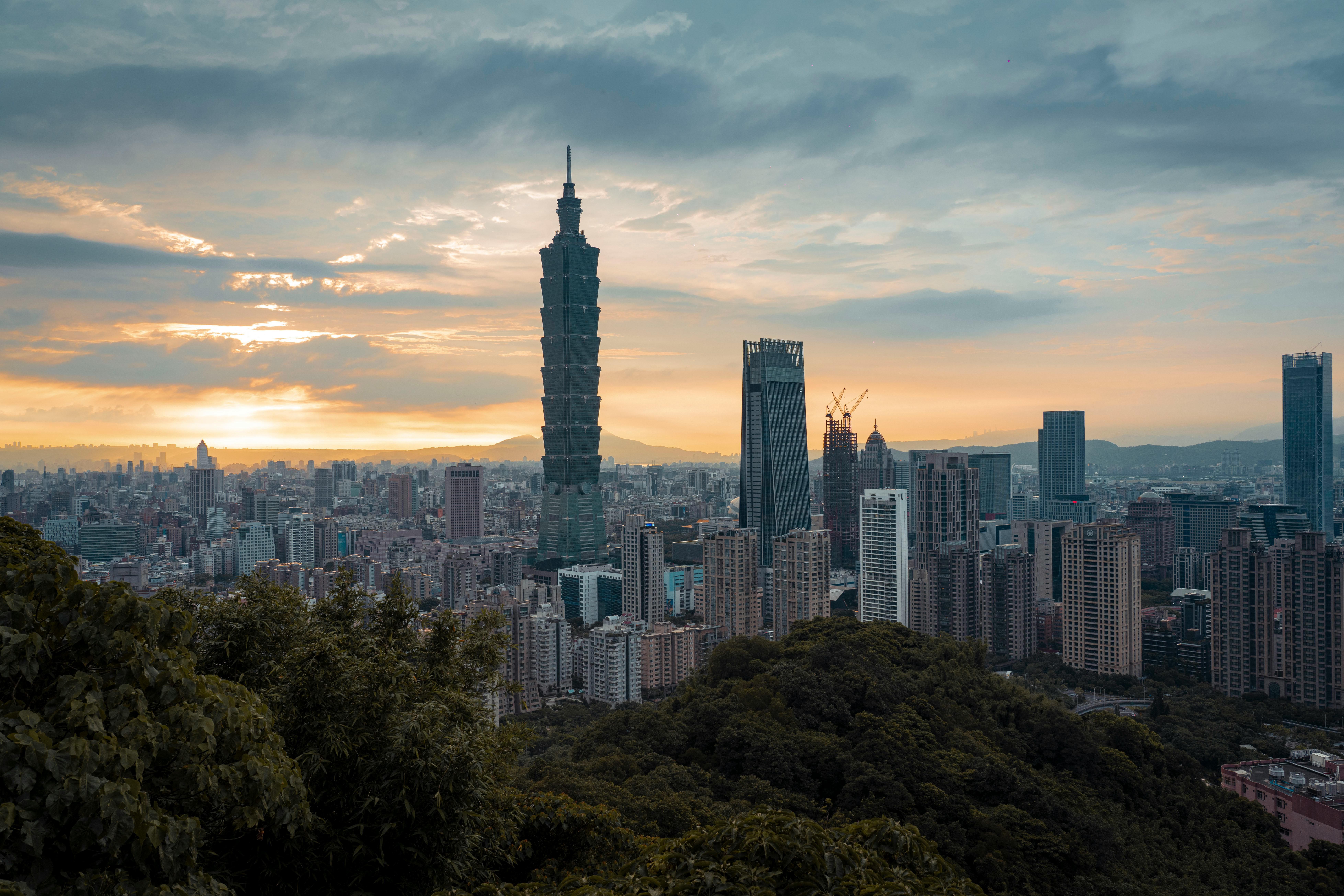 Photography of Tower · Free Stock Photo