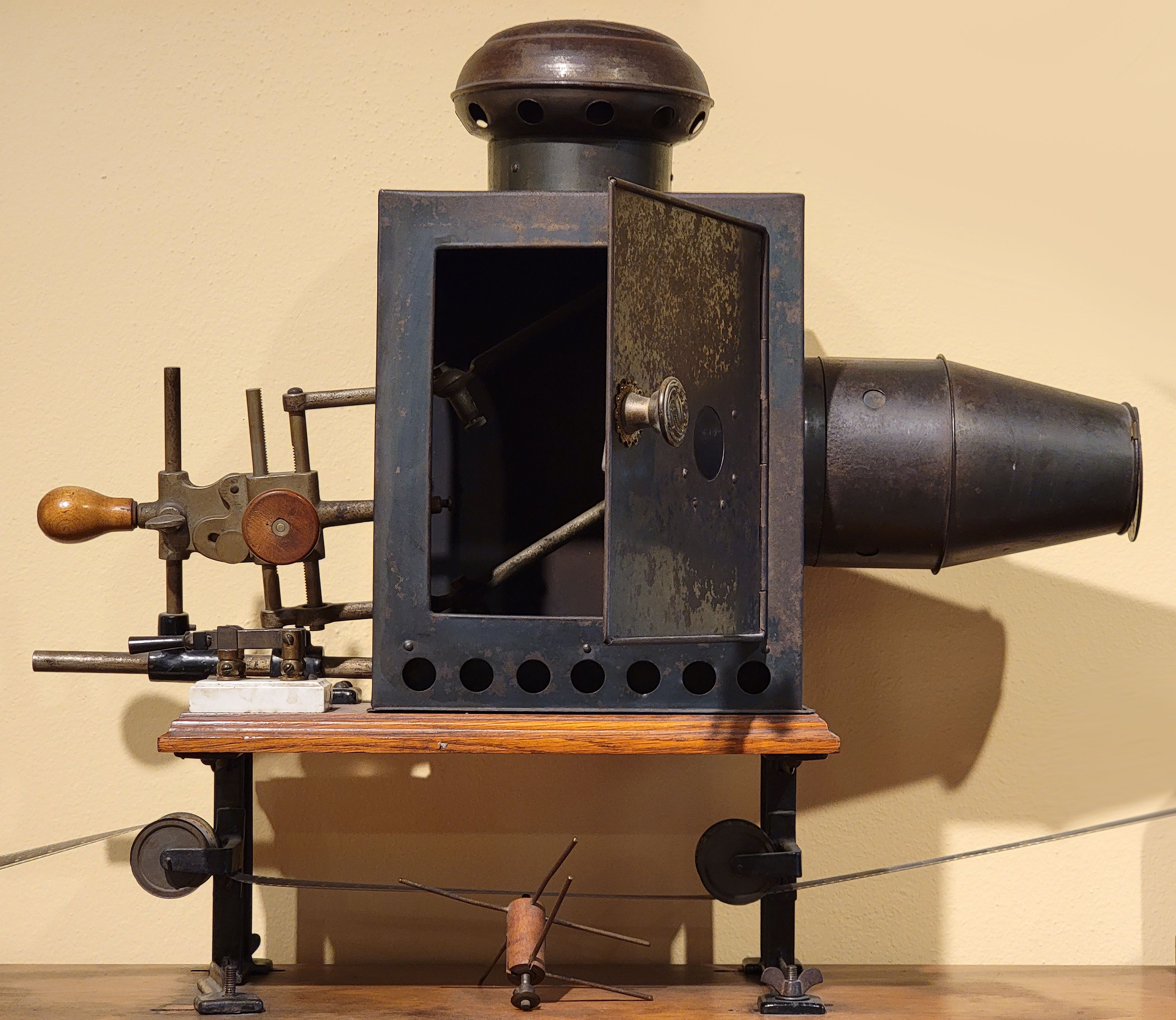 Christopher Moon 님의 Thomas Edison Lab 컬렉션 사진 및 동영상 18개