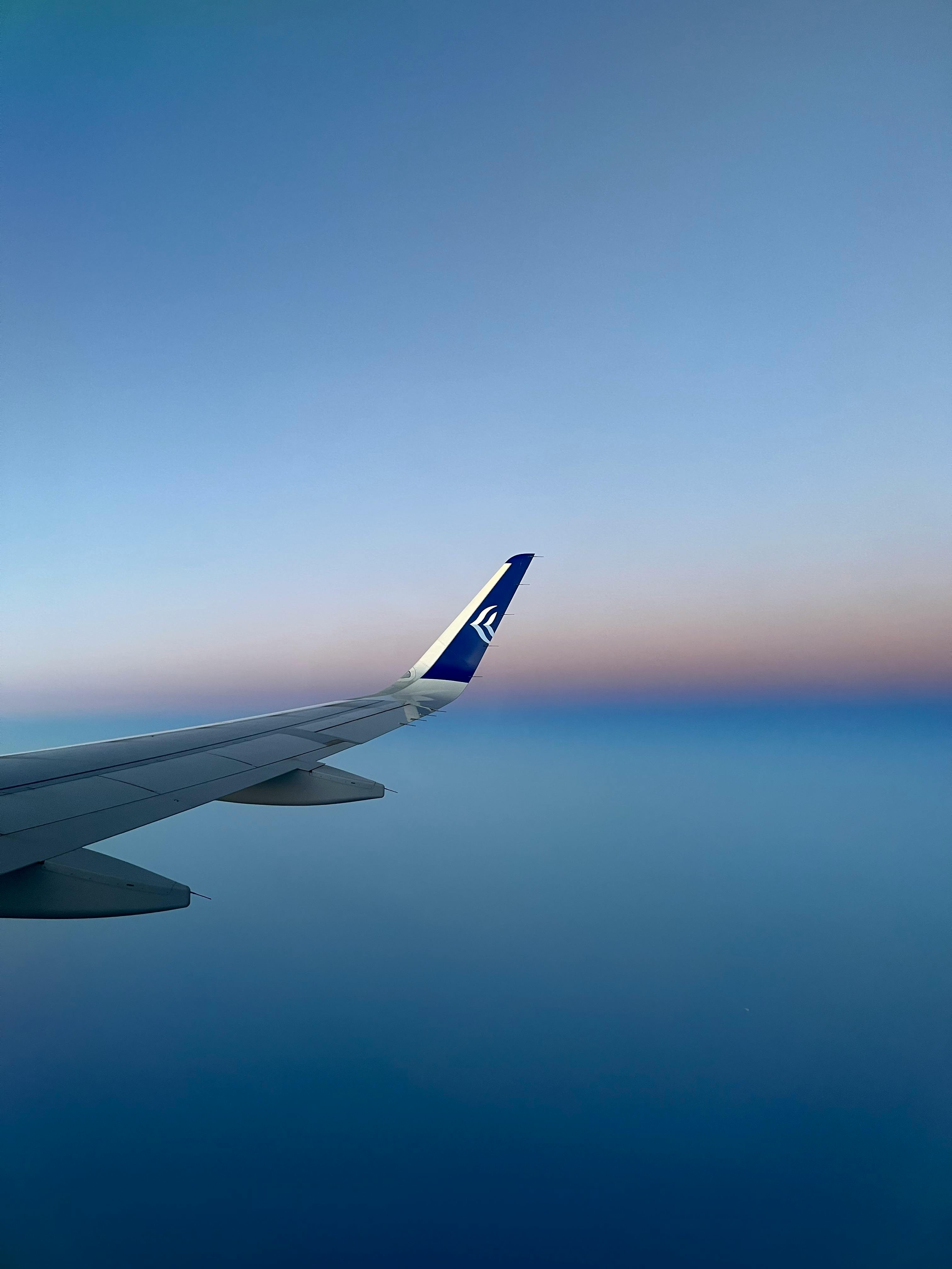 Plane Flying Over Ocean Photos, Download The BEST Free Plane Flying ...