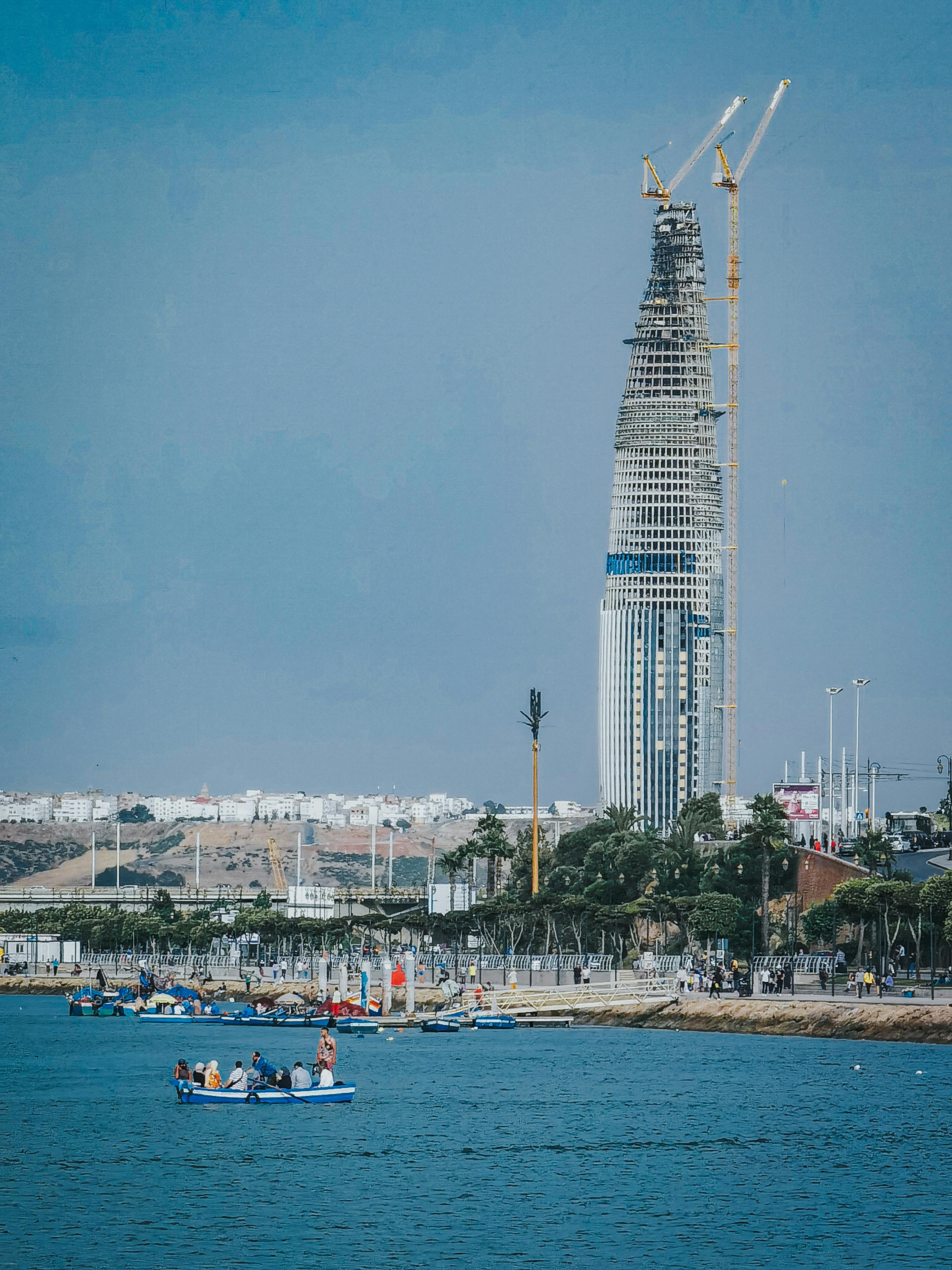 Skyscraper Under Construction · Free Stock Photo