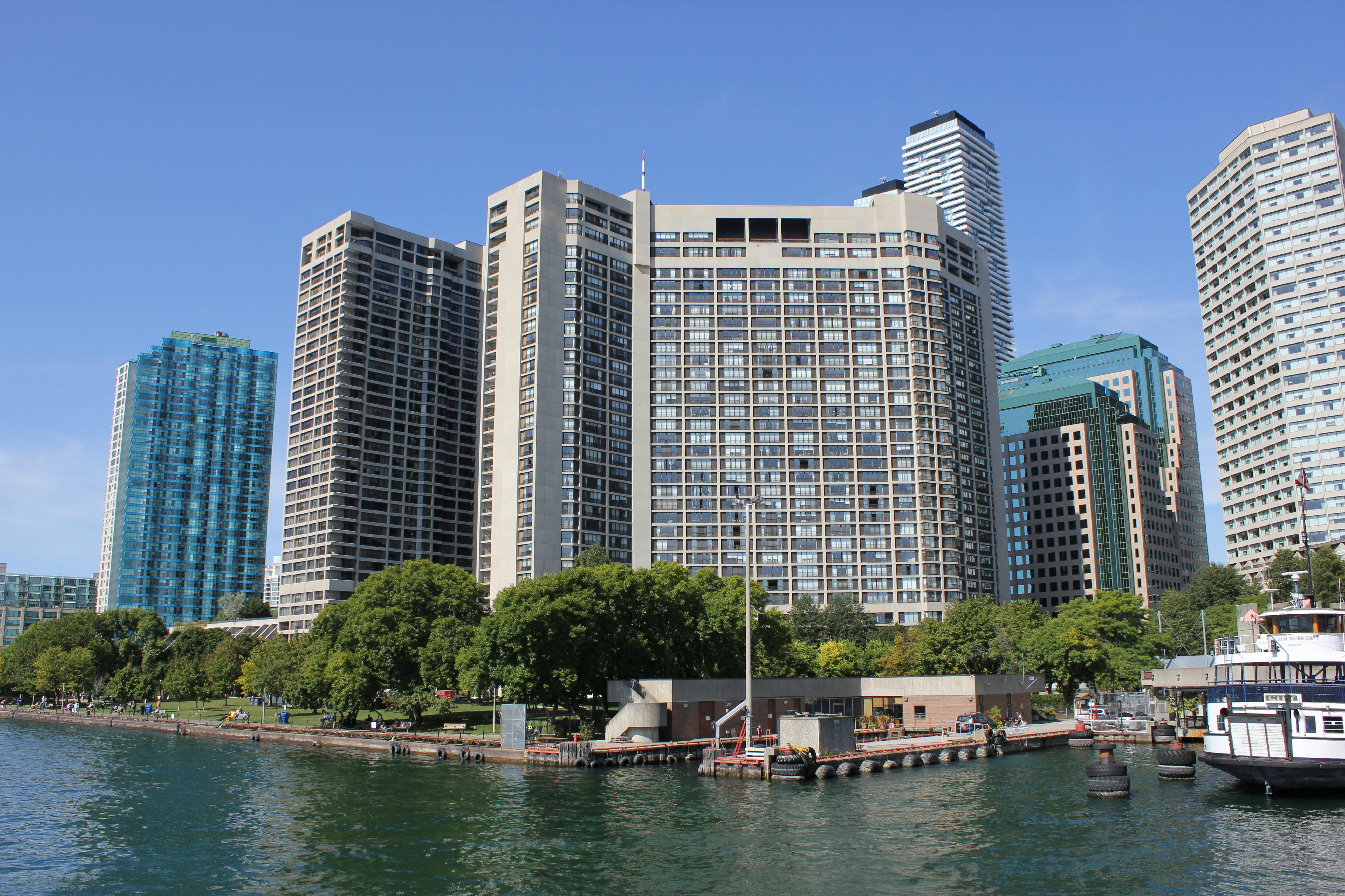 Buildings in City on Sea Shore · Free Stock Photo
