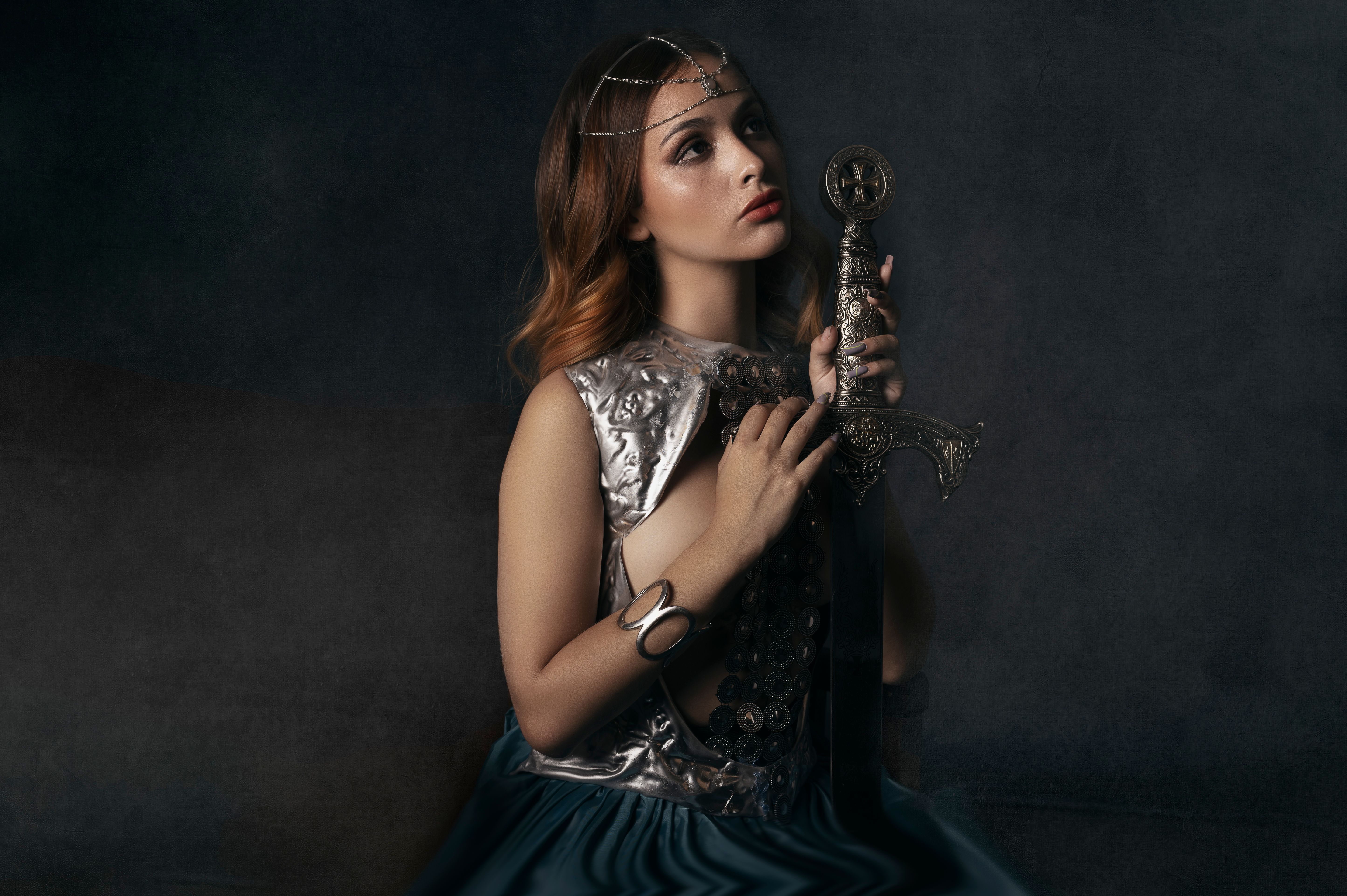 Foto de stock gratuita sobre arma, bonito, espada, medieval, mujer ...