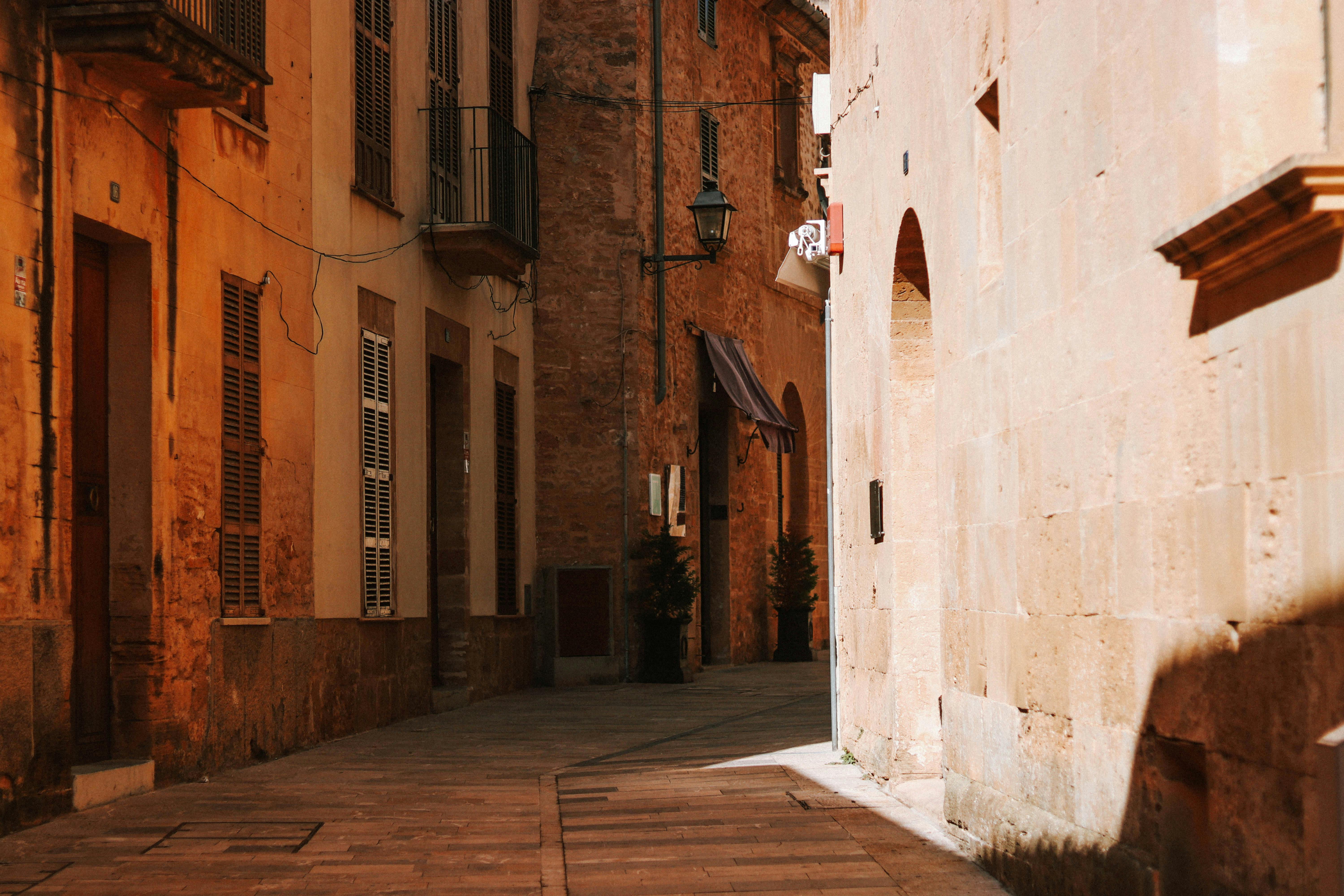 Pathway between Buildings · Free Stock Photo