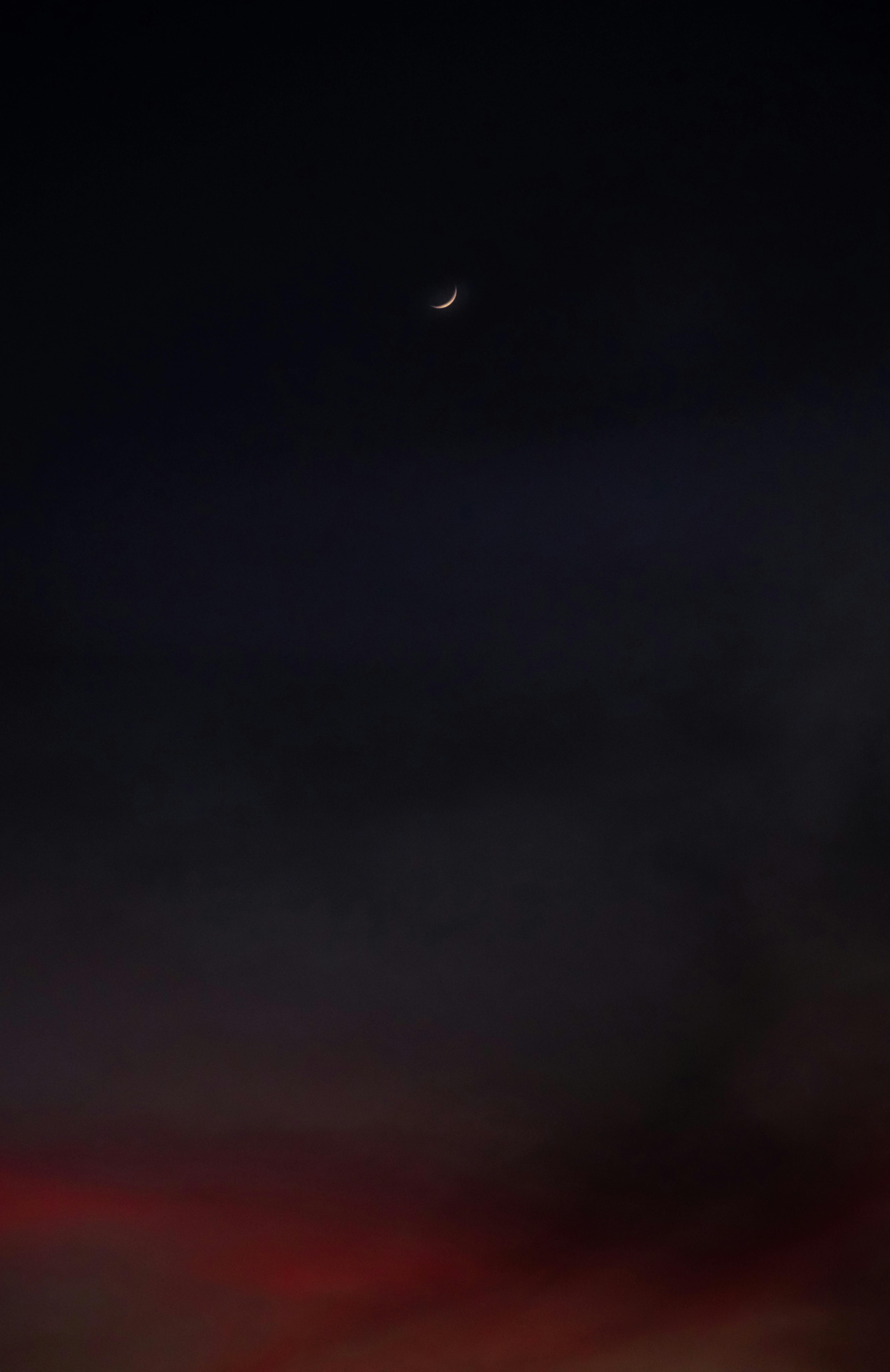 Selective Focus of a Crescent Moon · Free Stock Photo