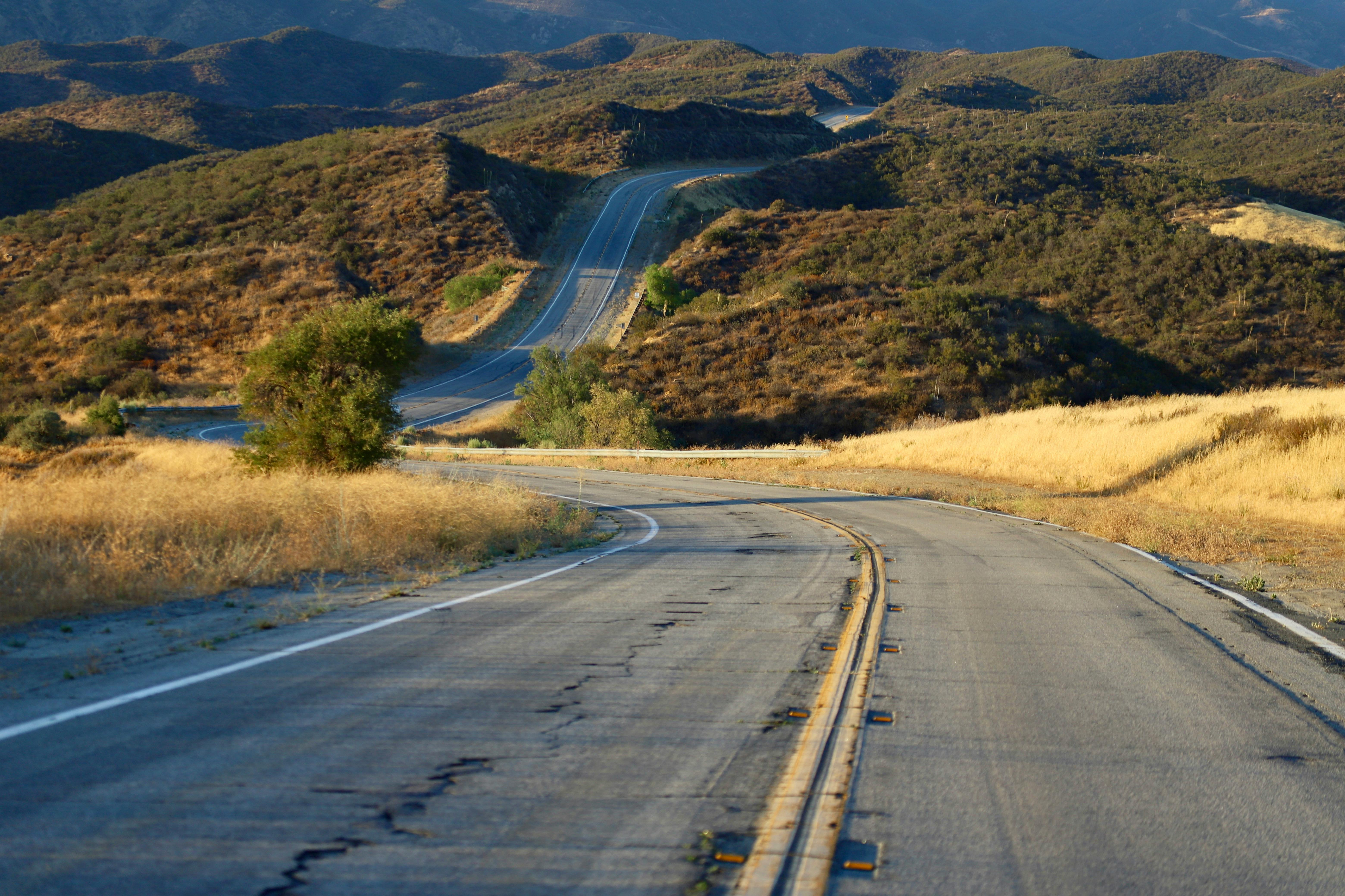 Gray Concrete Road · Free Stock Photo