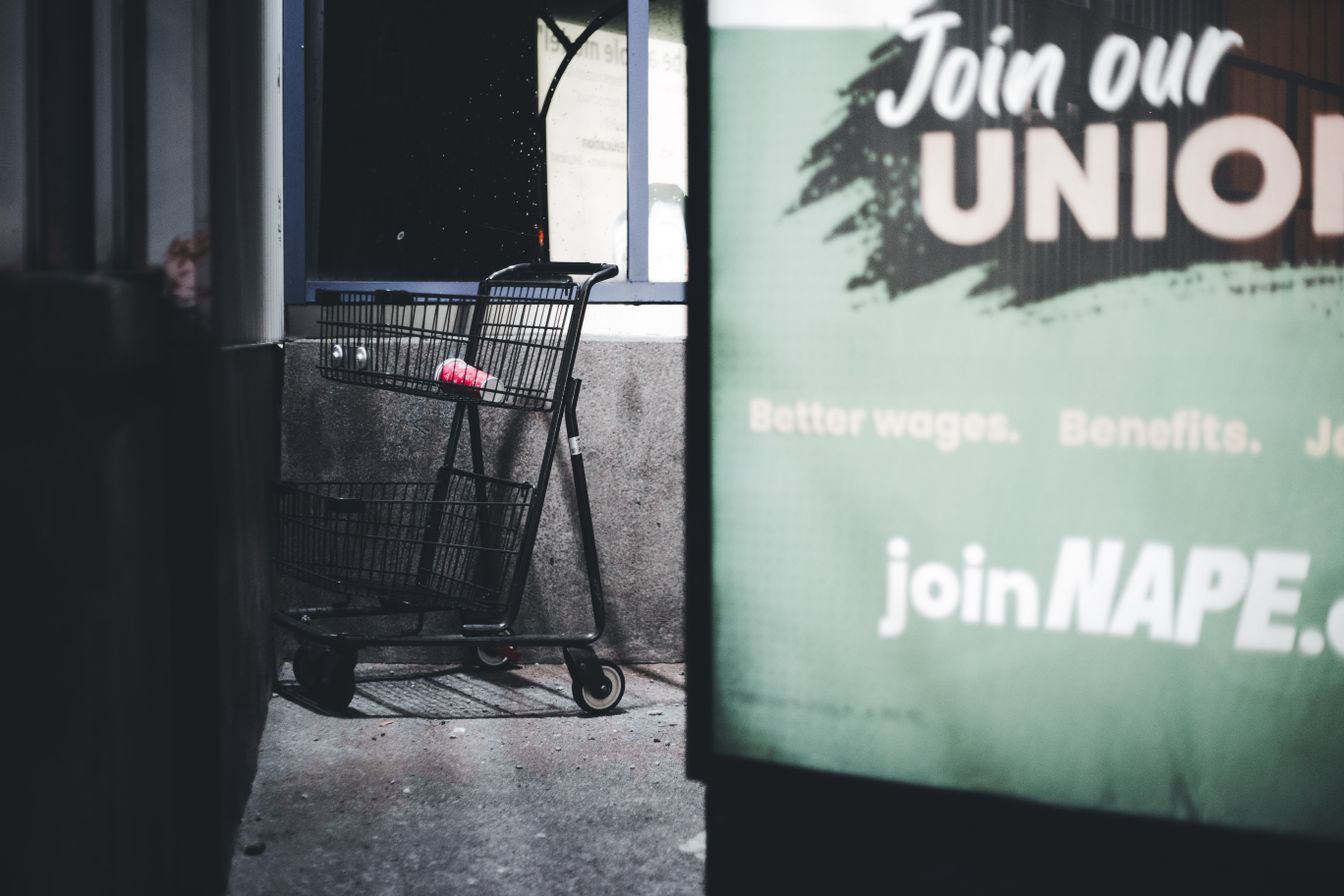 What Is Minimum Wage Yearly Salary and How Is It Calculated?