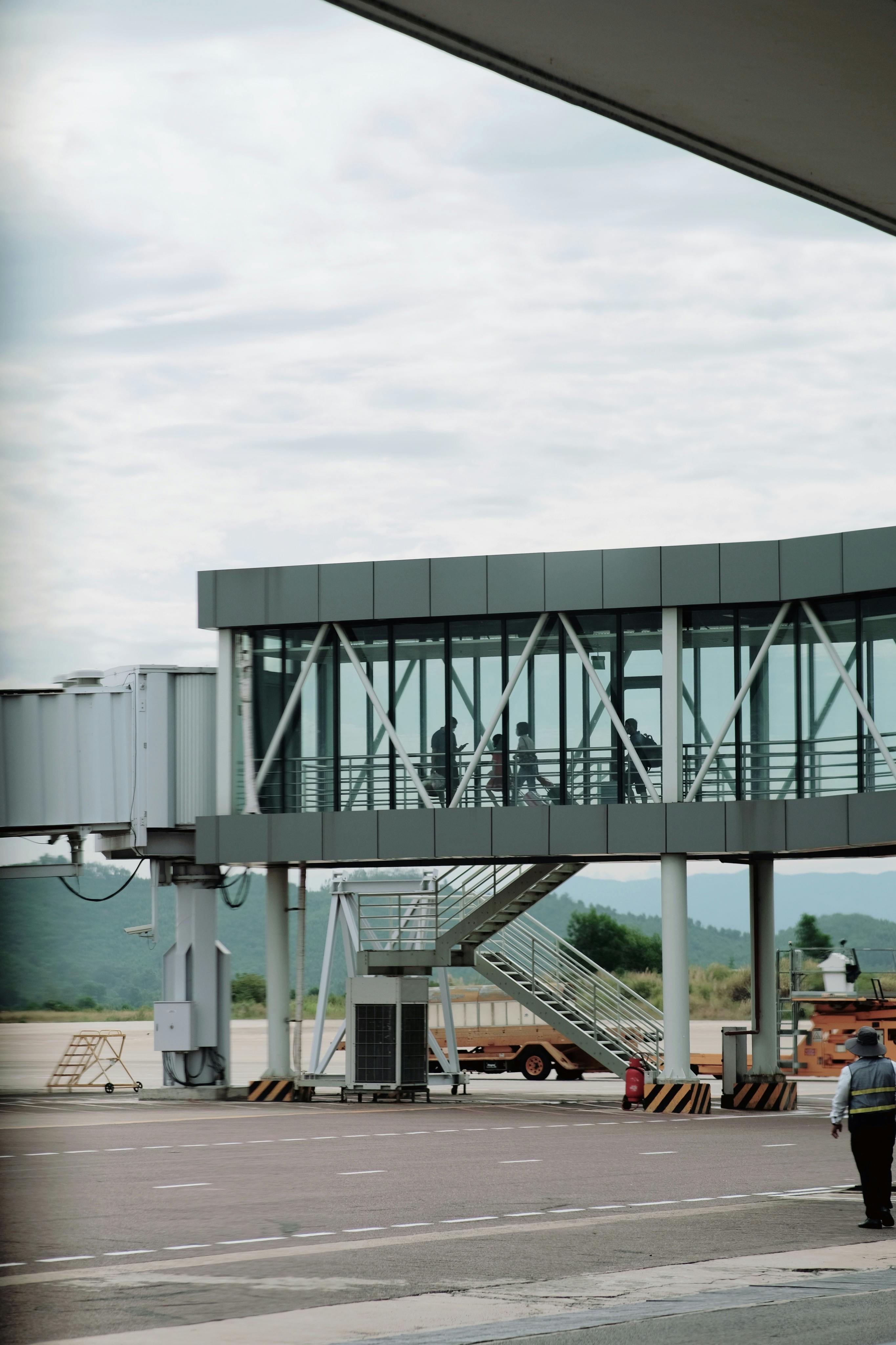 People in Jet Bridge · Free Stock Photo