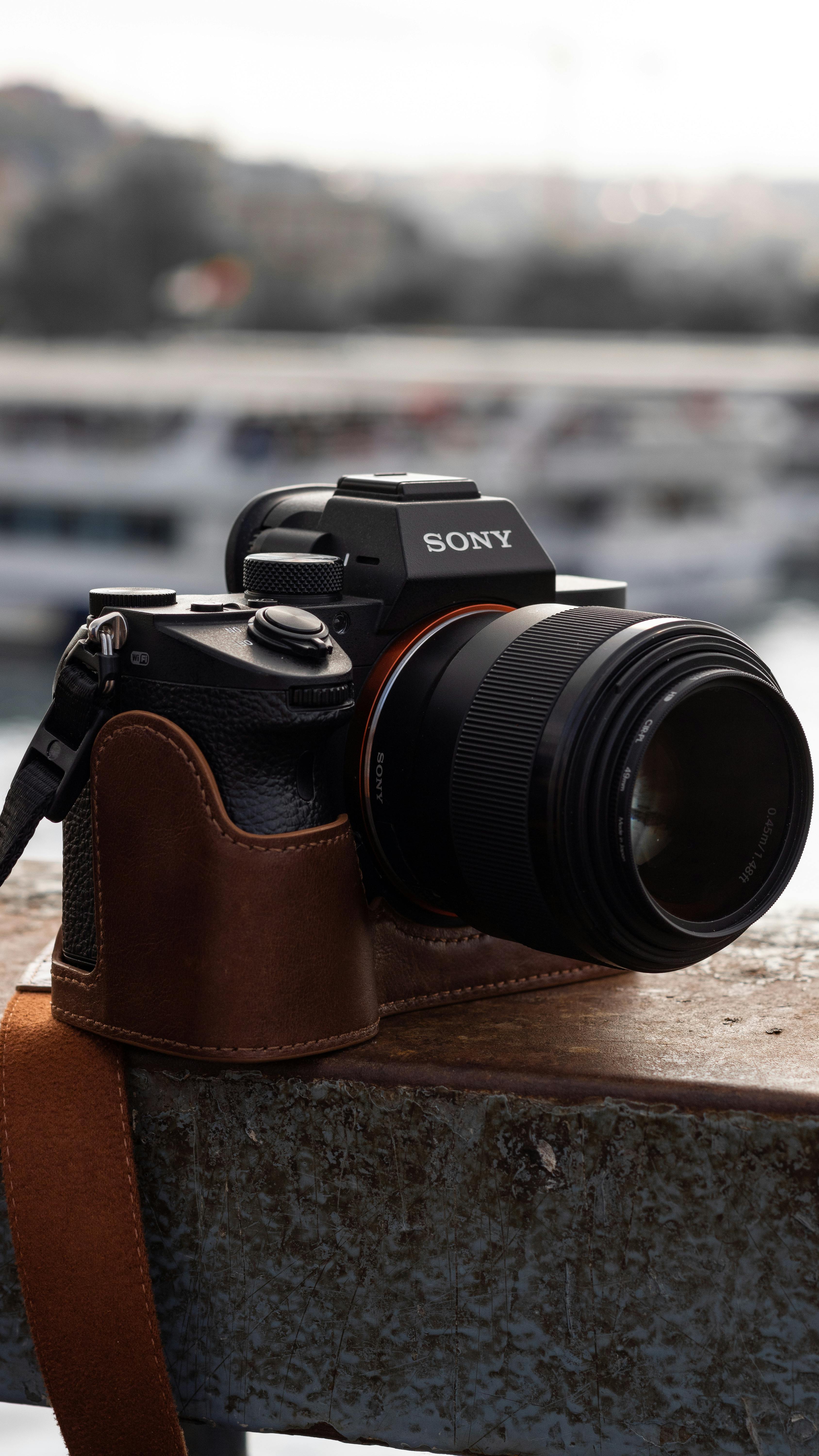 Cannon Camera Lens · Free Stock Photo