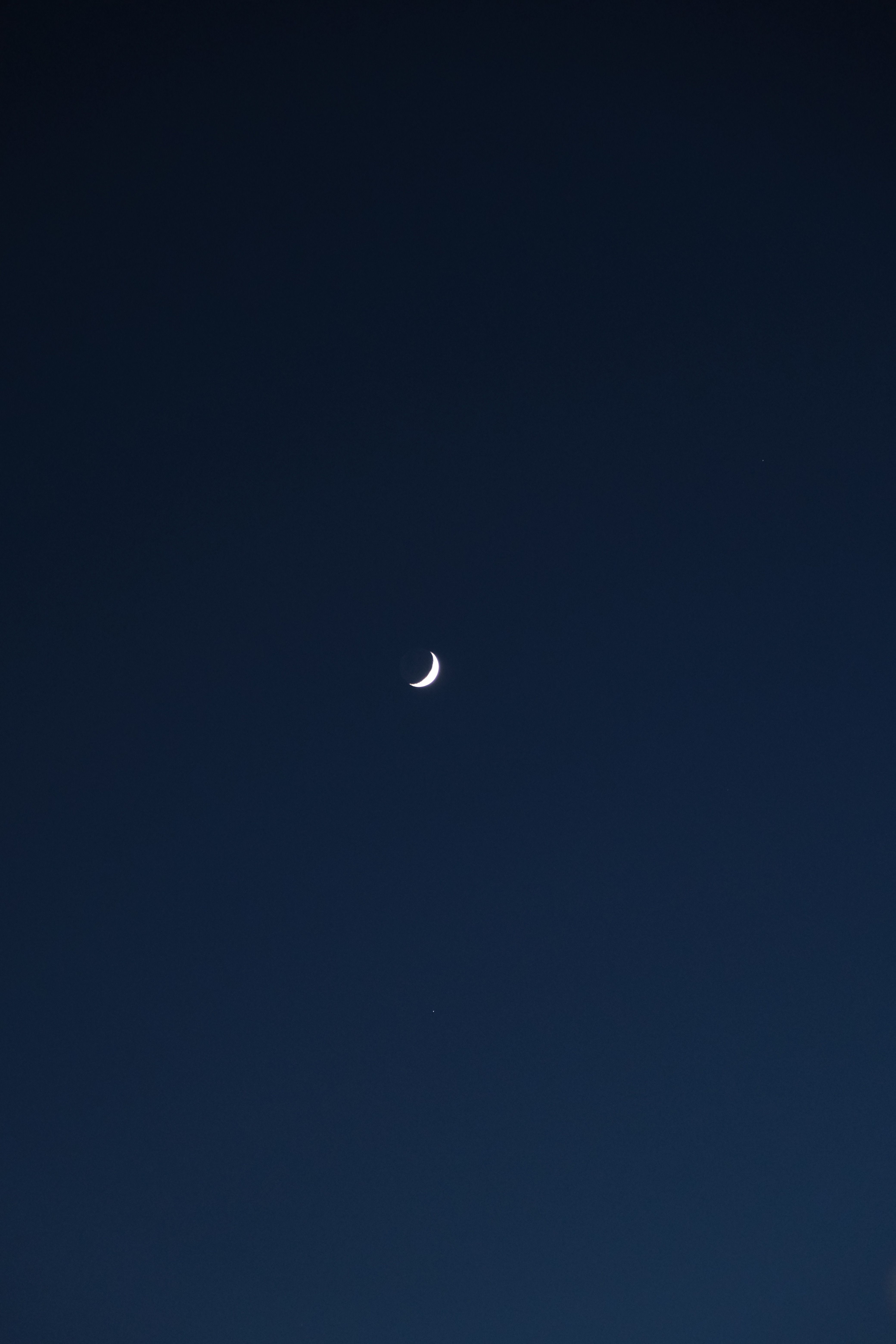 Crescent Moon in Night Sky · Free Stock Photo