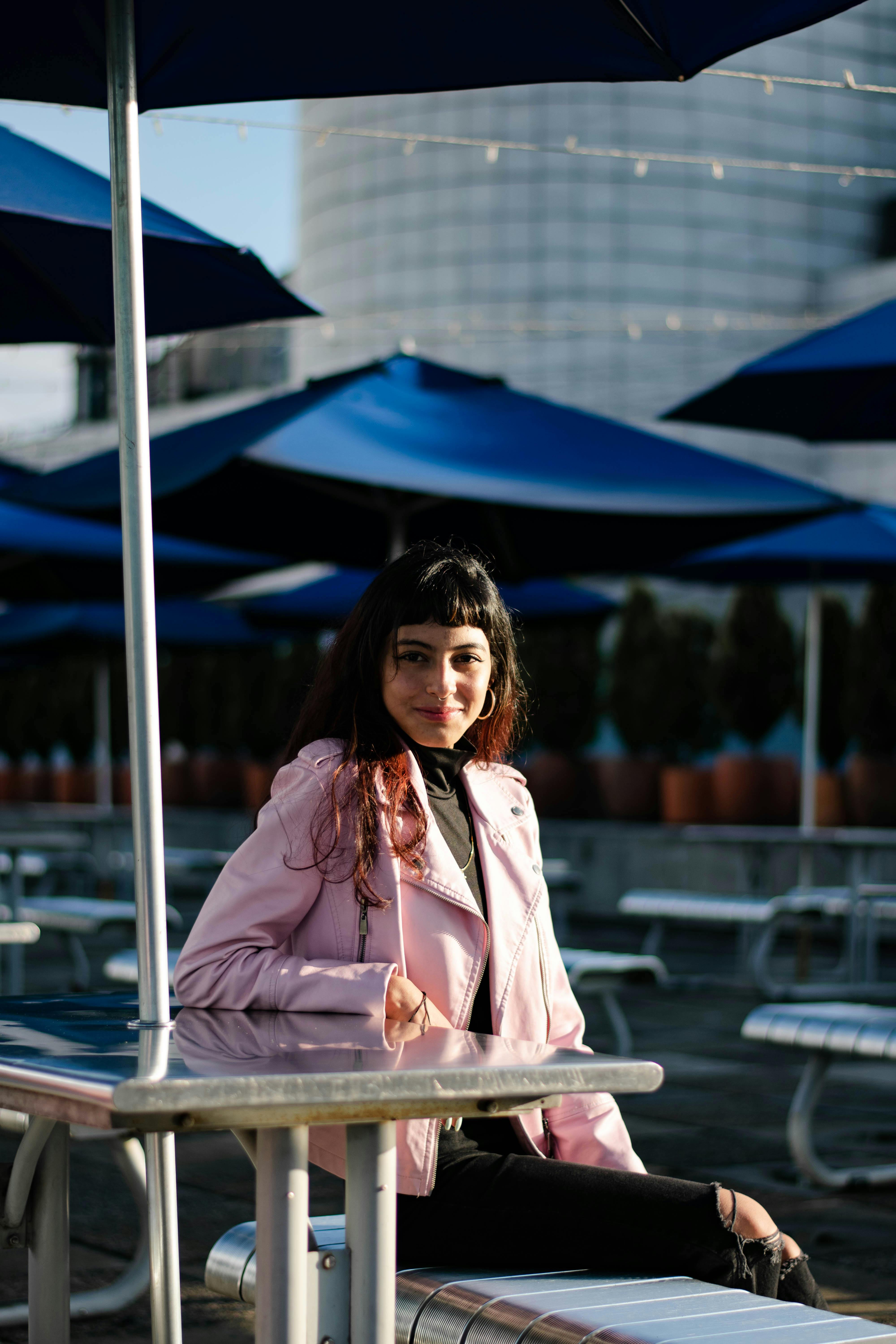 Foto de stock gratuita sobre bonita, bonito, chaqueta rosa, estallidos ...