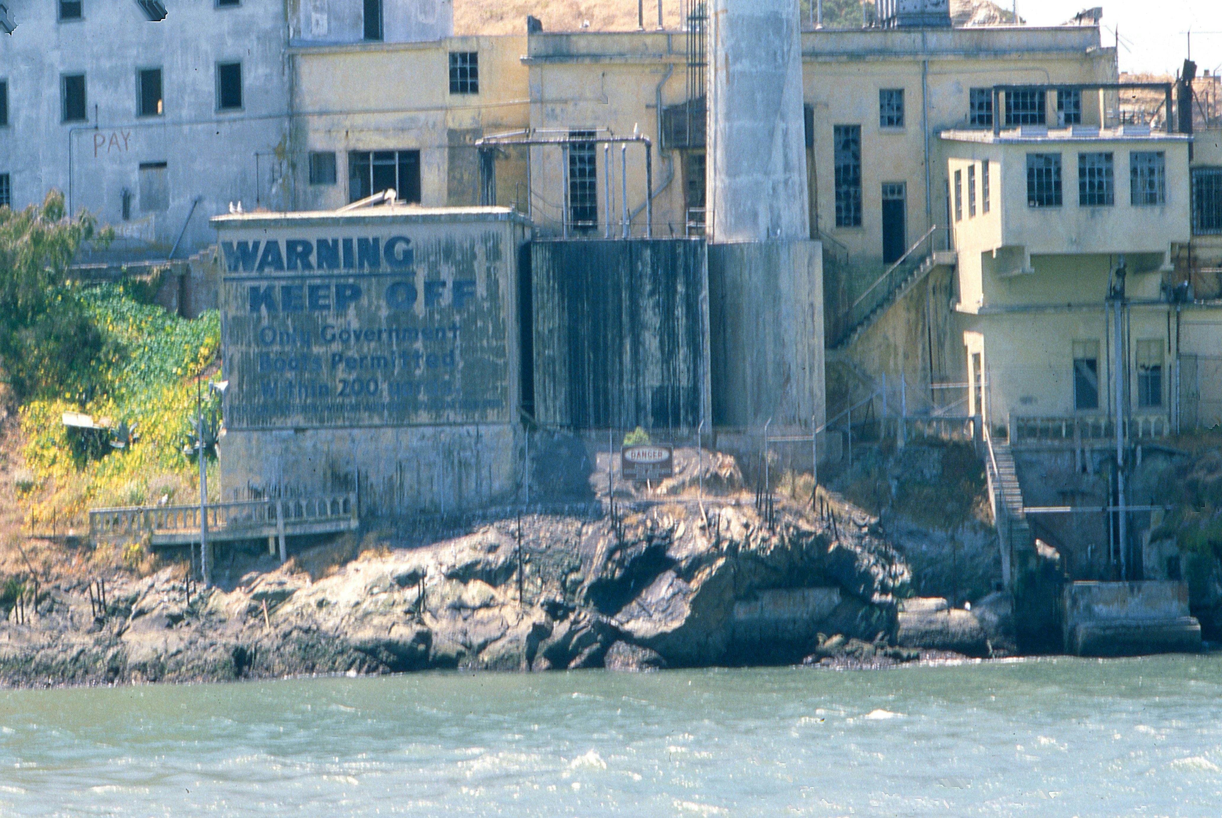 Abandoned Building in Alcatraz Island · Free Stock Photo