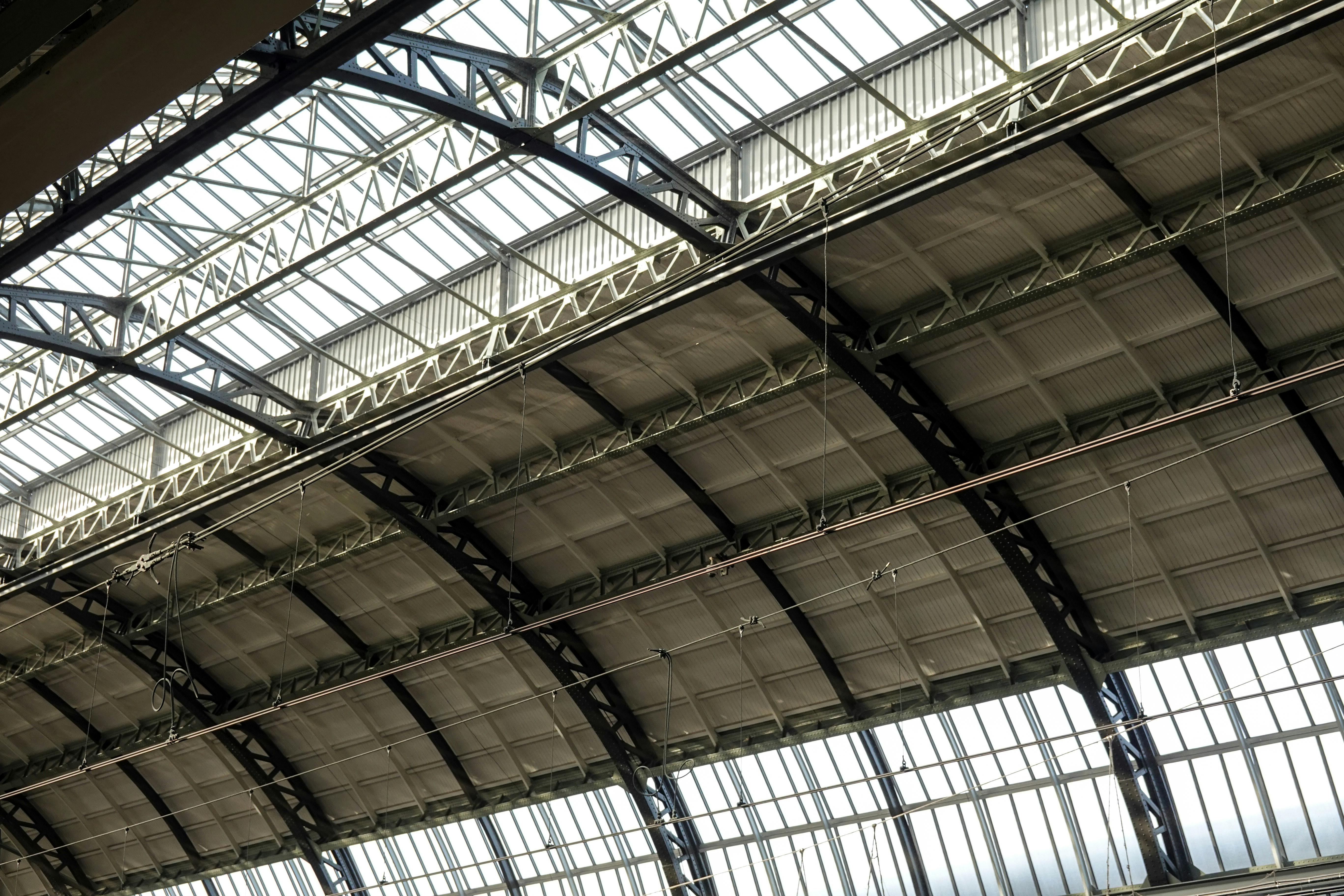 Arched Ceiling of a Building · Free Stock Photo