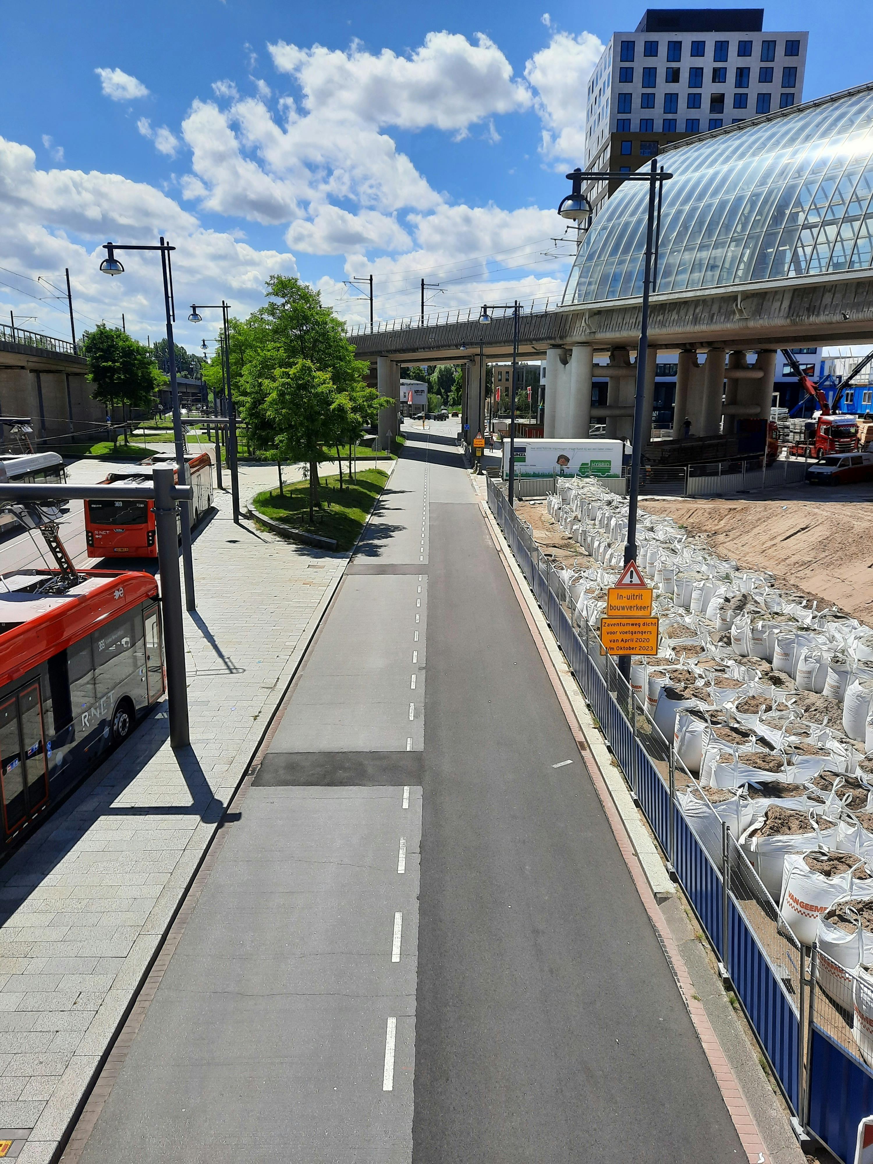 Street under Viaduct Pillars · Free Stock Photo