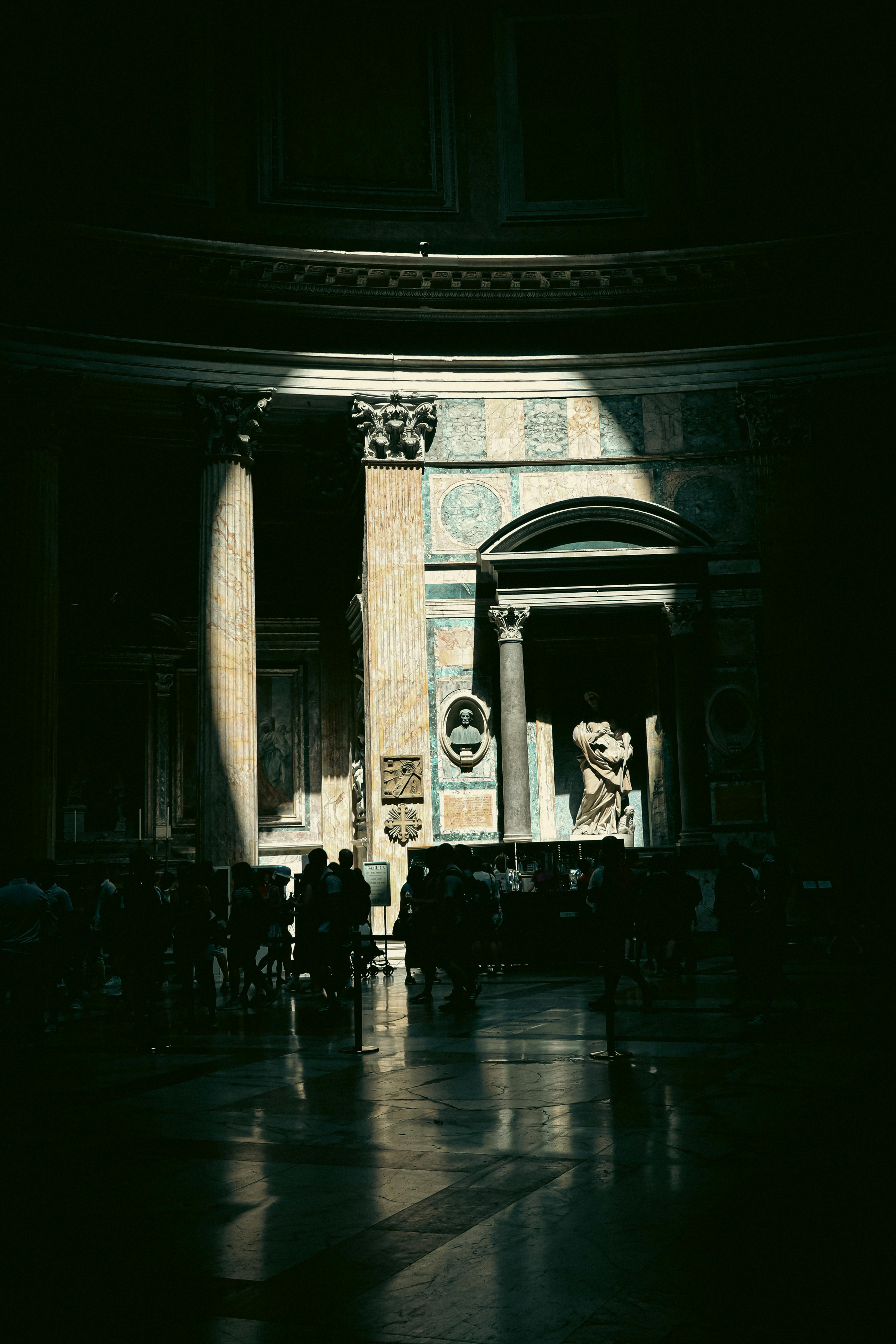 Sunlight on Wall in Museum · Free Stock Photo