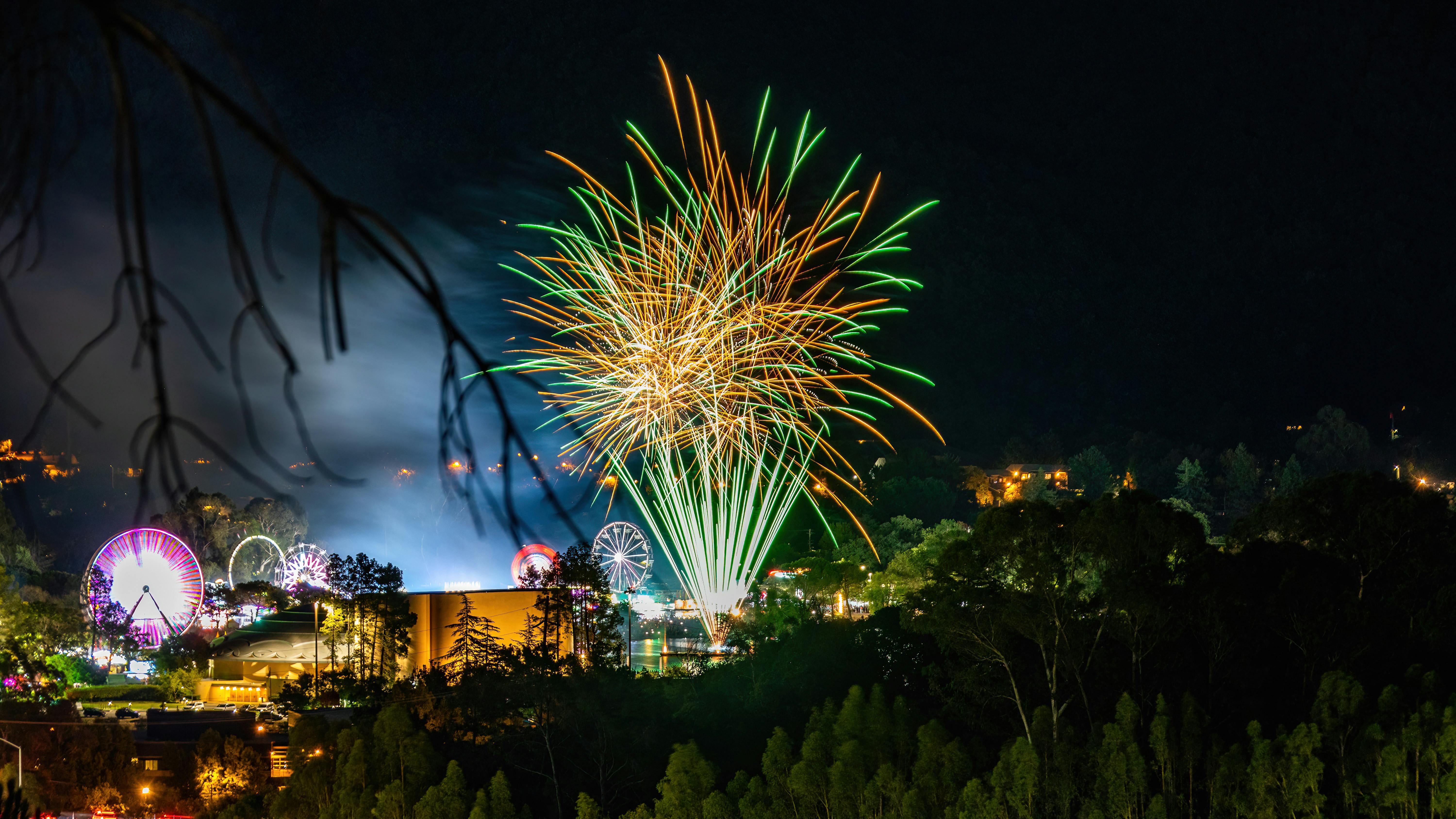 A Fireworks Display at a Theme Park · Free Stock Photo