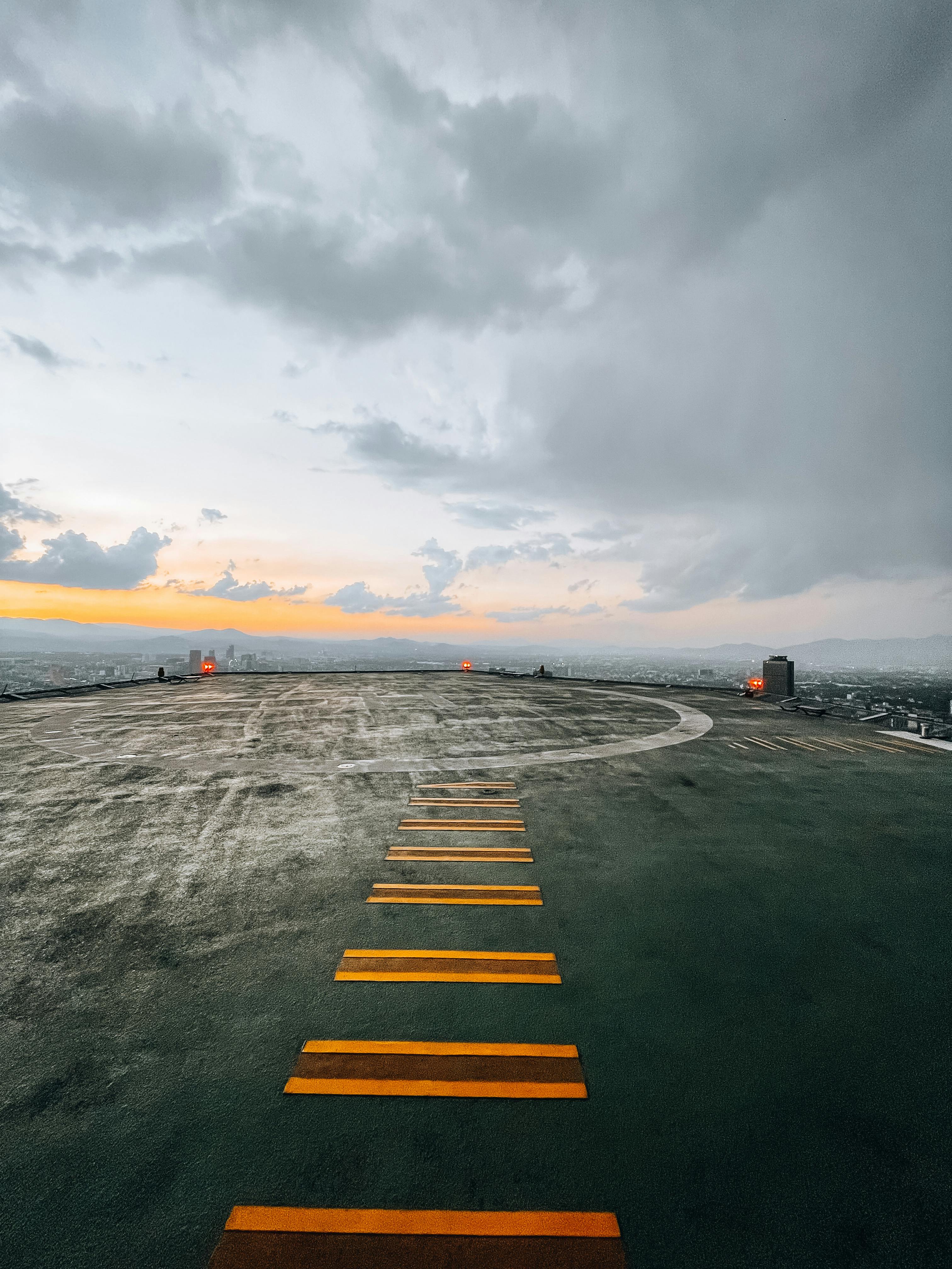 Empty Helipad Photos, Download The BEST Free Empty Helipad Stock Photos ...
