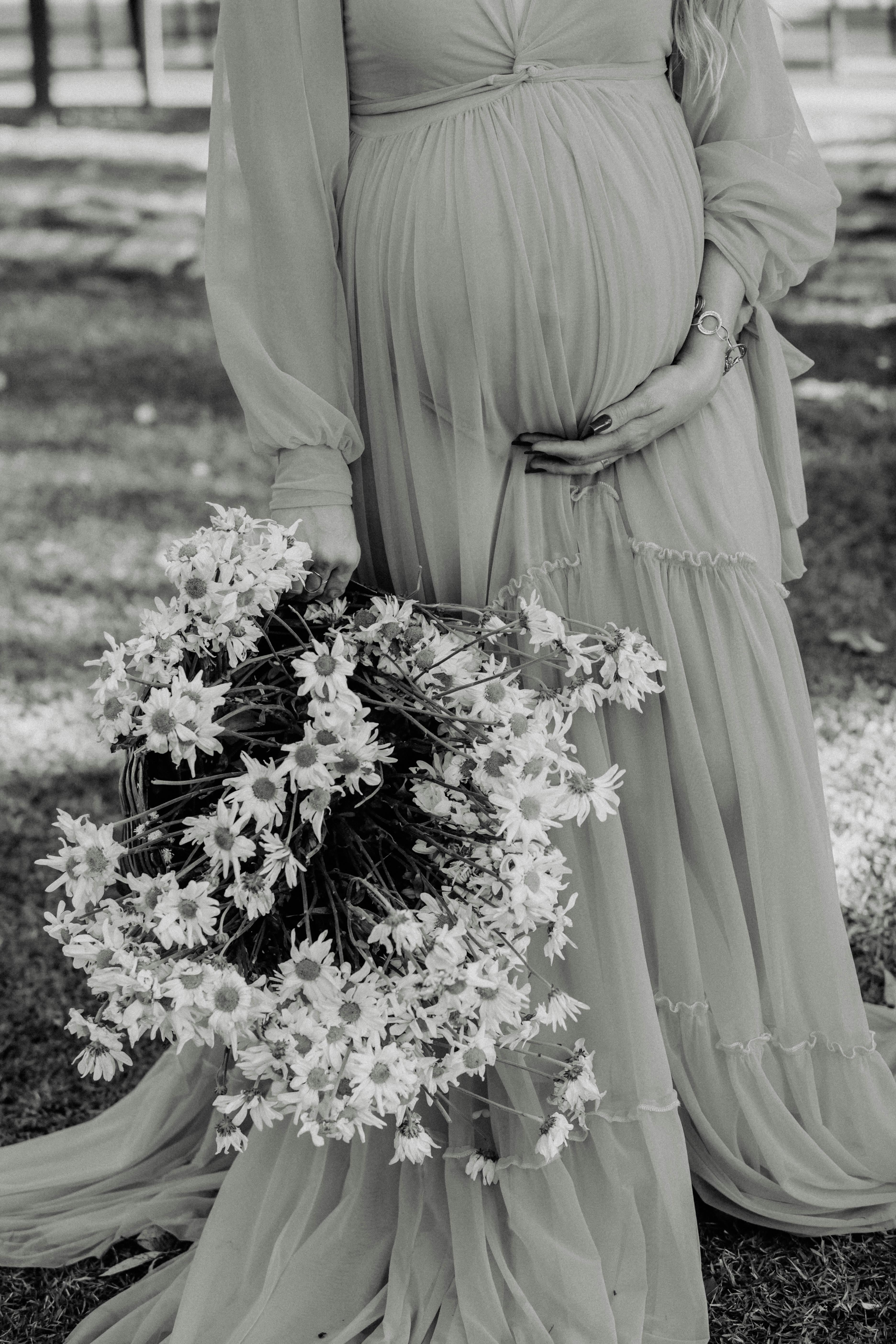 Pregnant Bride Photos, Download The BEST Free Pregnant Bride Stock ...