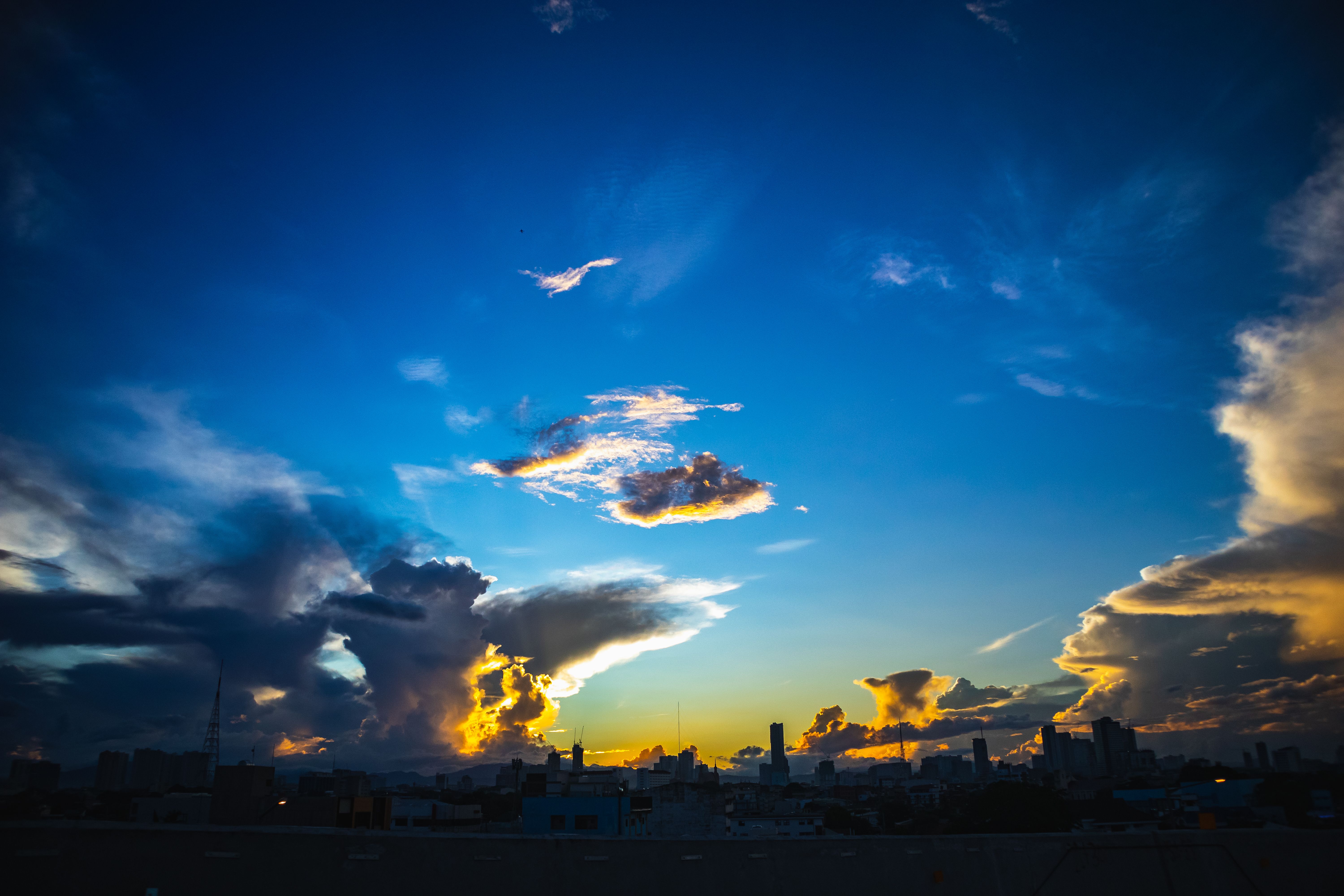 Cloudy Sky at Dusk · Free Stock Photo