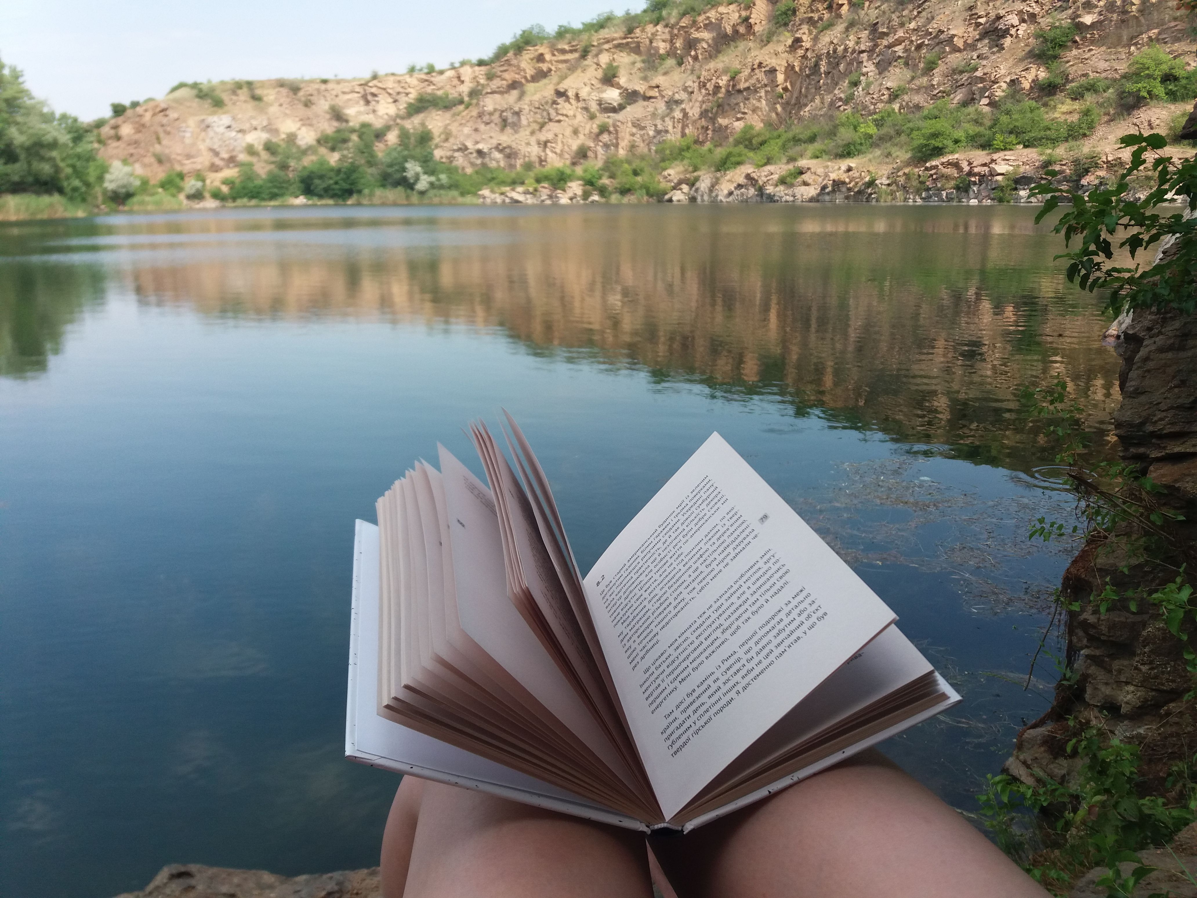 Reading By Lake Photos, Download The BEST Free Reading By Lake Stock ...