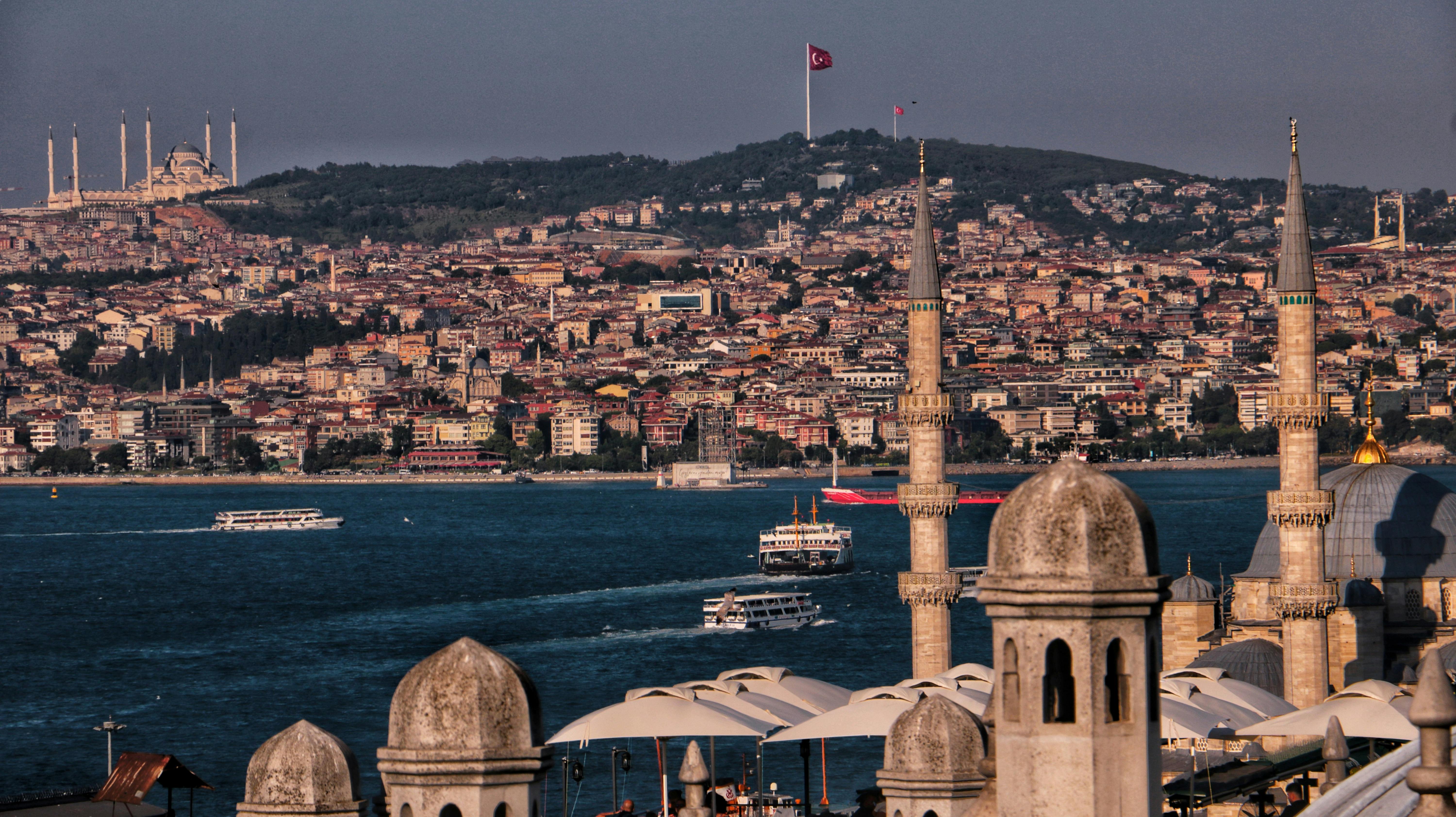 A River in a City · Free Stock Photo