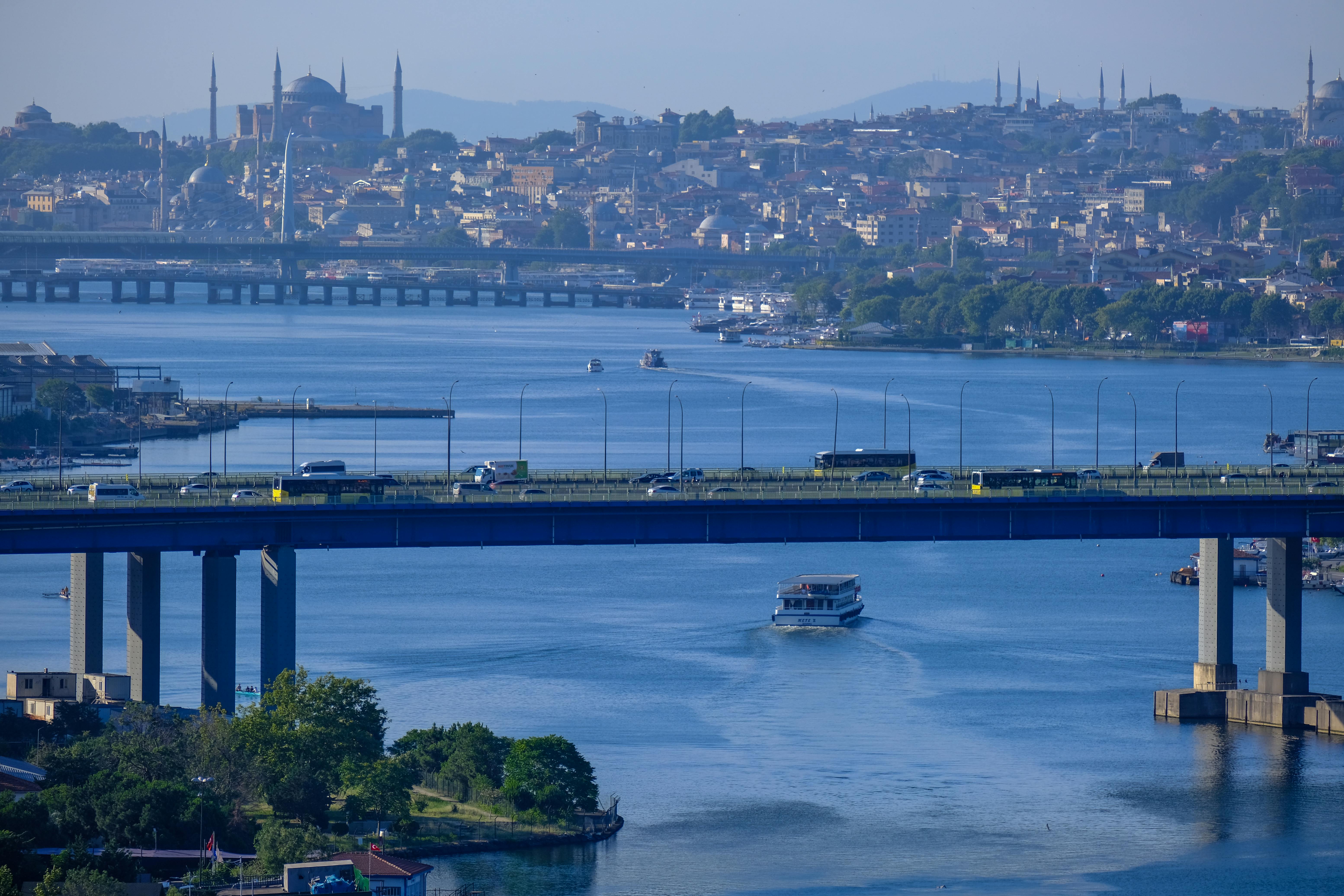 Adomi Bridge over Volta River in Ghana · Free Stock Photo