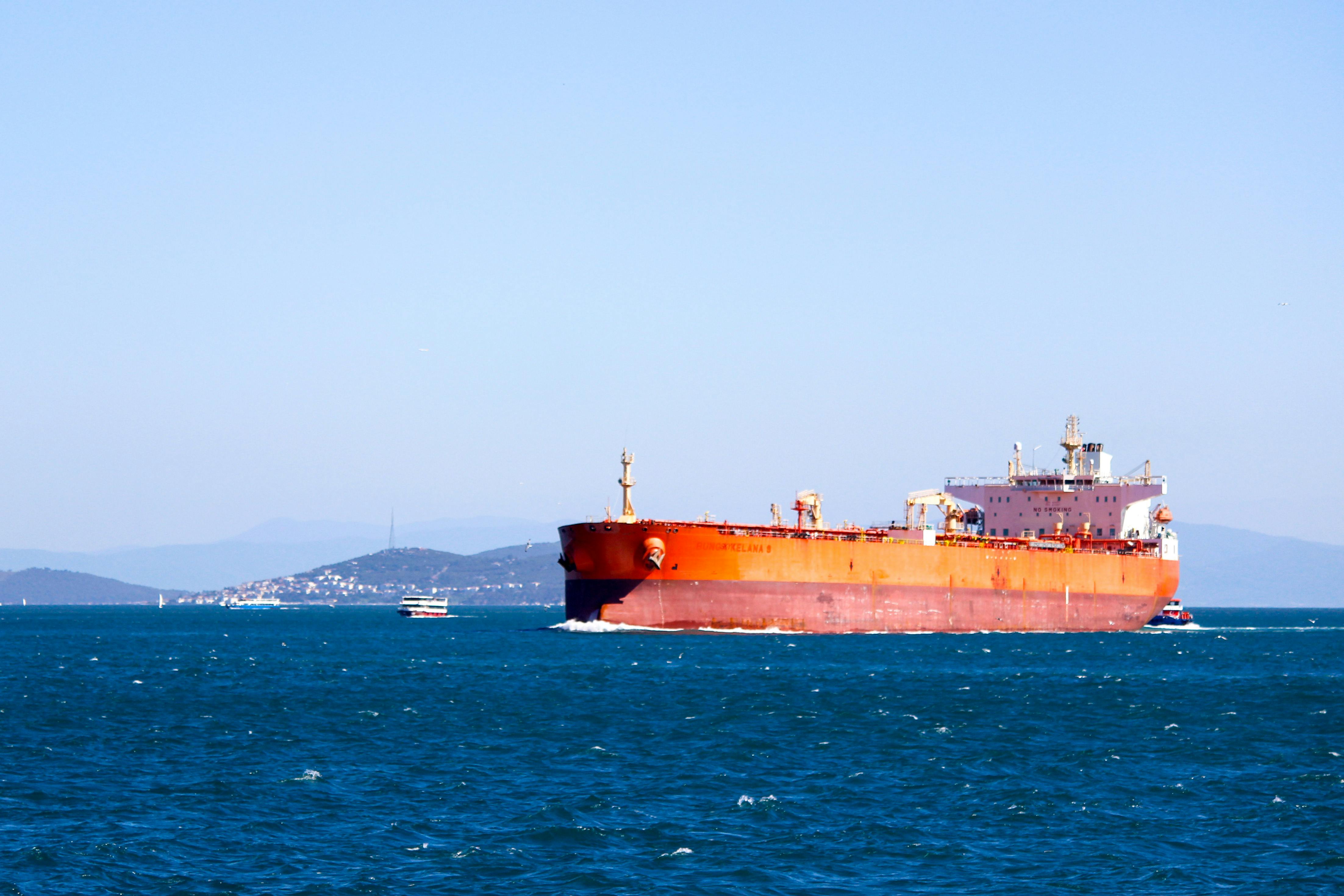 3,193+ Best Free Oil tanker Stock Photos & Images · 100% Royalty-Free ...