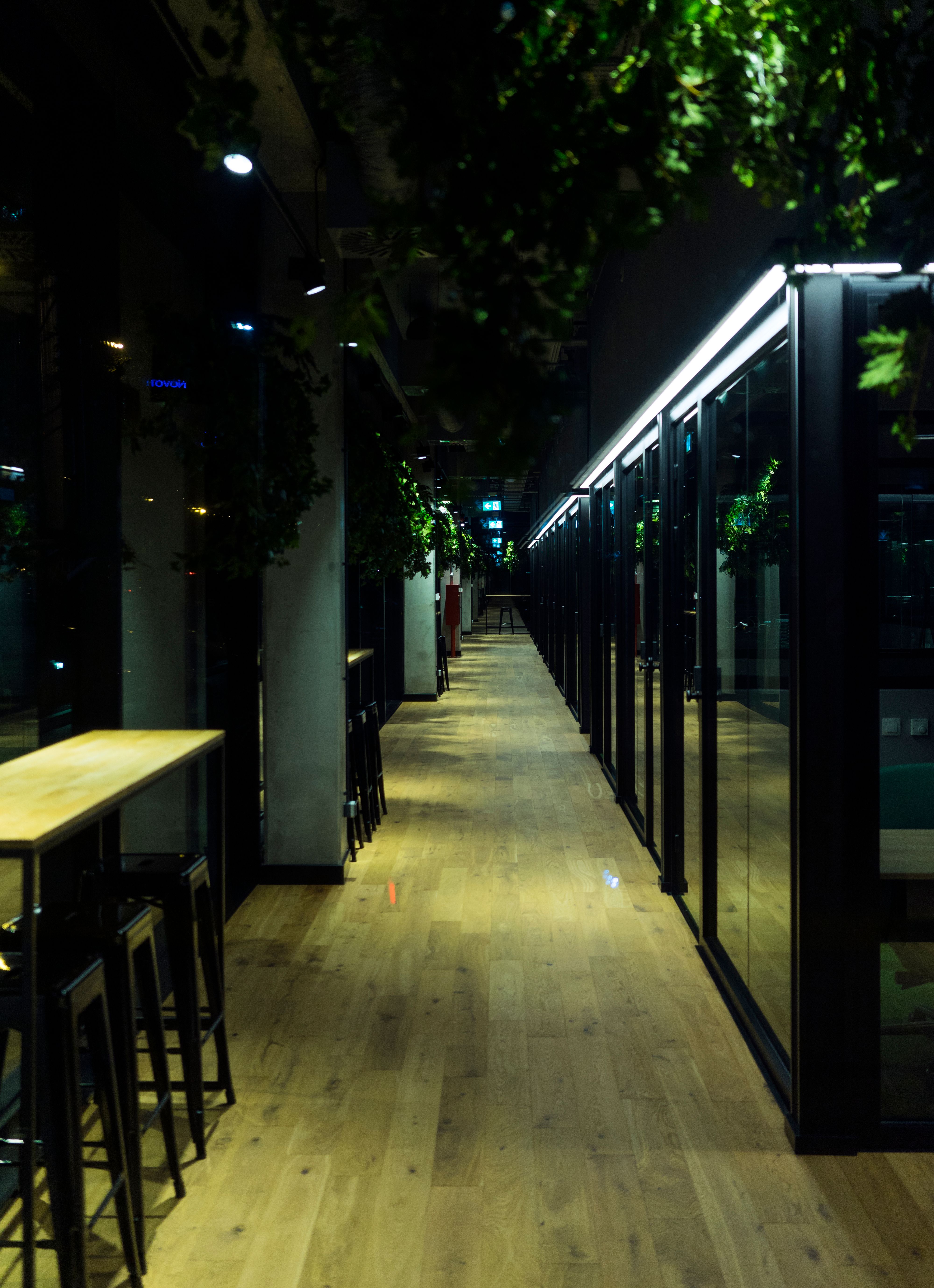 Architectural Photography of Hallway · Free Stock Photo
