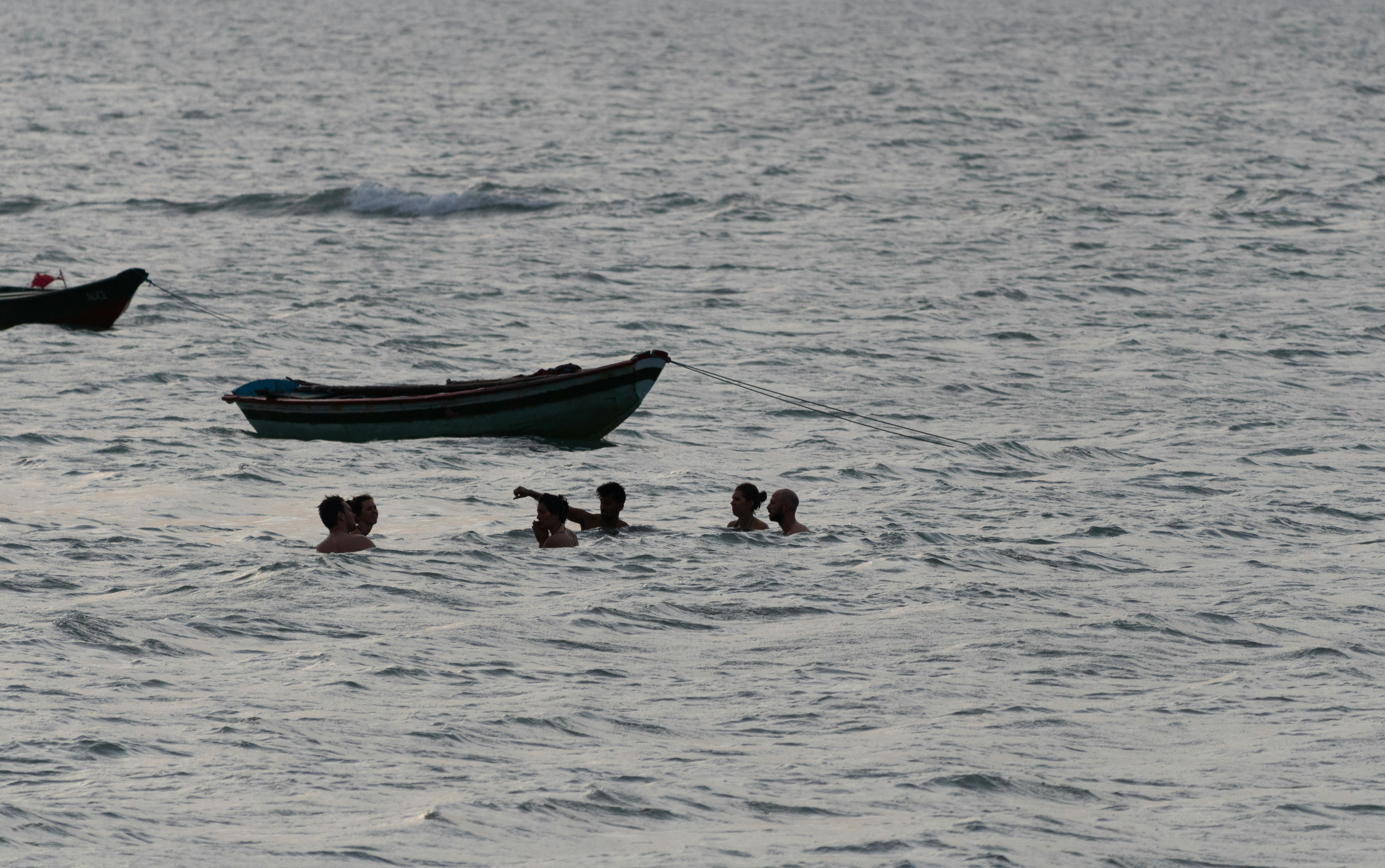 People Bathing in the Sea · Free Stock Photo
