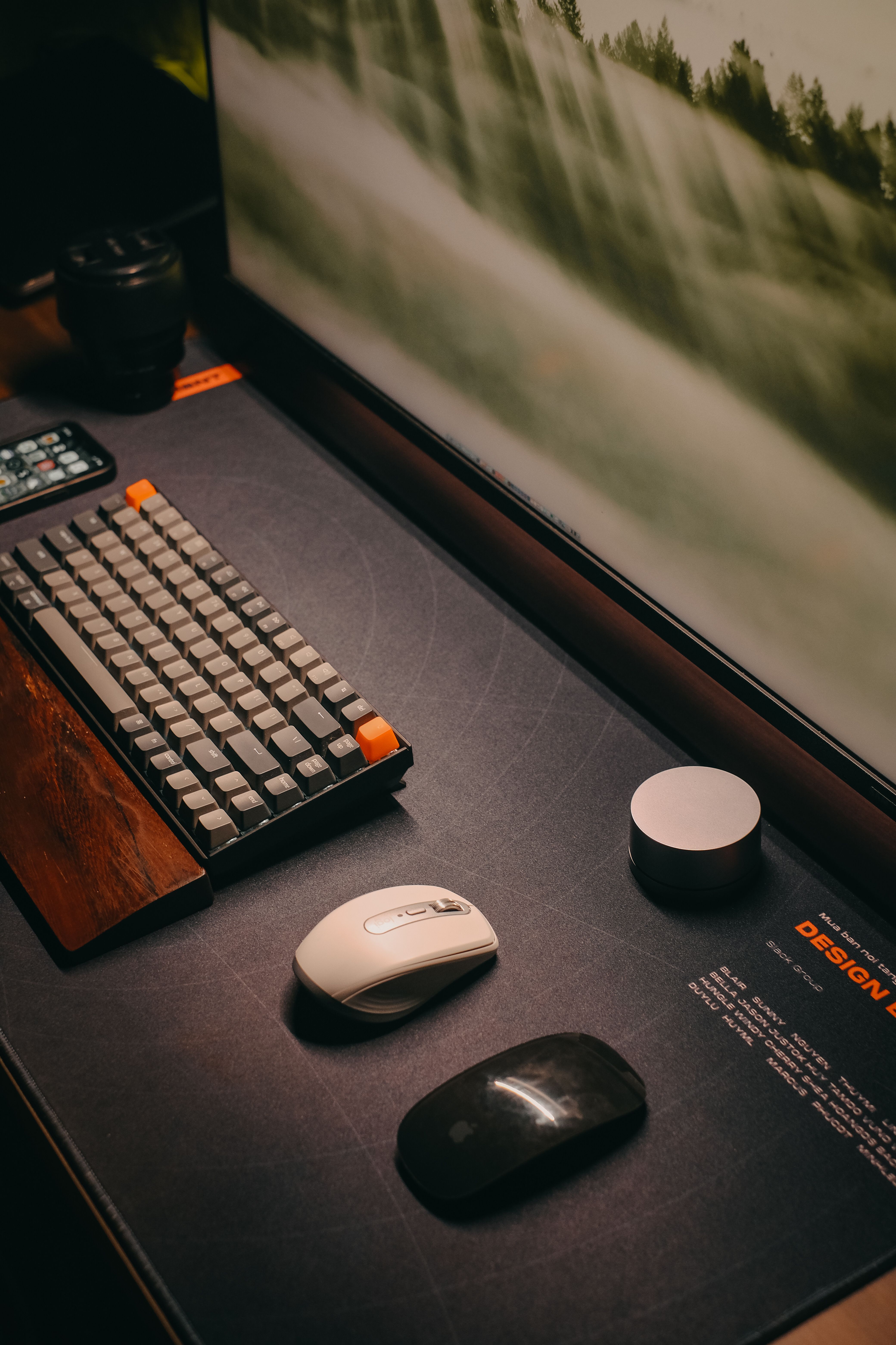 A Computer Monitor with Keyboard and Mouse on the Table · Free Stock Photo