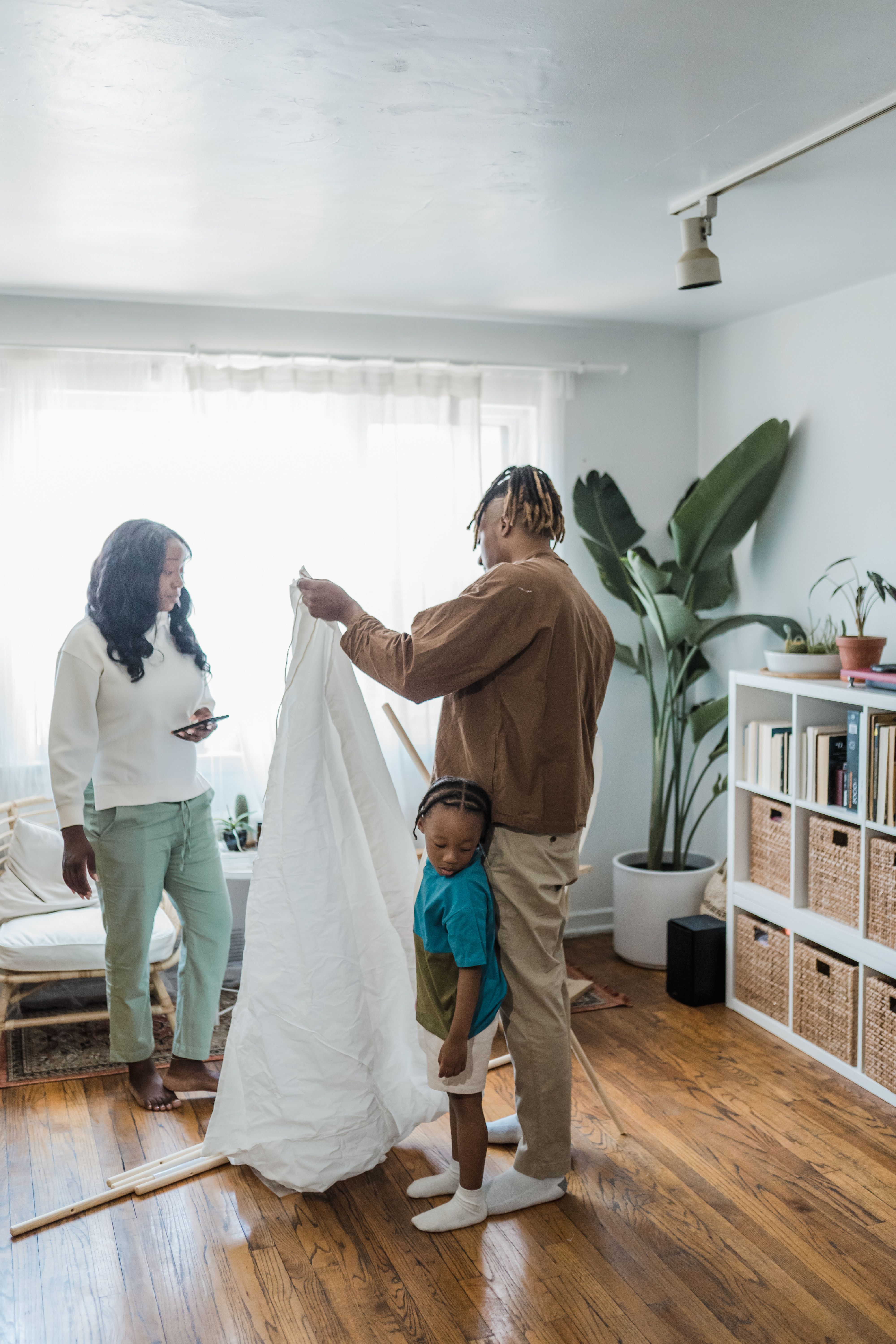 Indoor Family Photos, Download The BEST Free Indoor Family Stock Photos ...